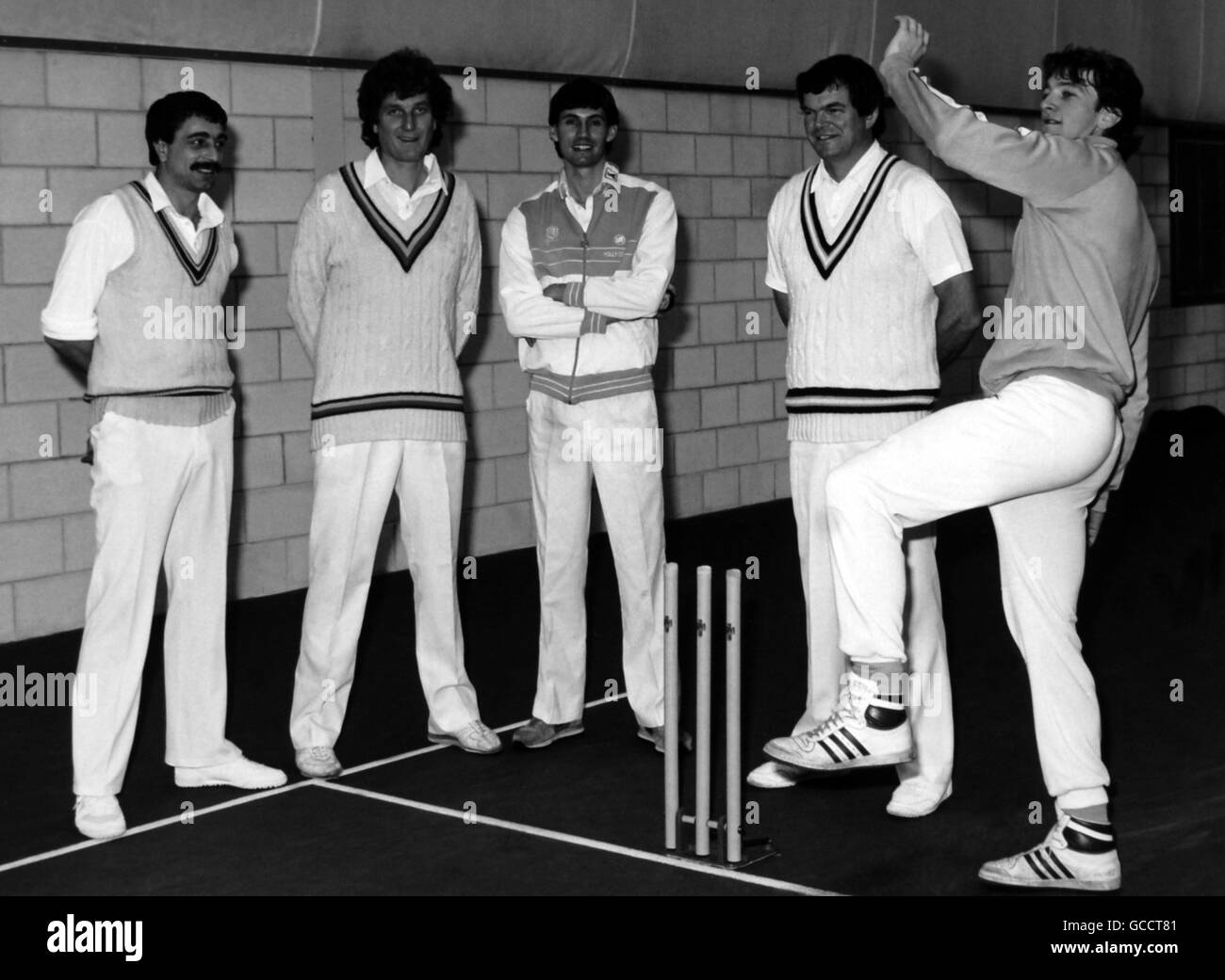 England Test cricketers Les taylor (left), Neil Foster(3rd left) and ...