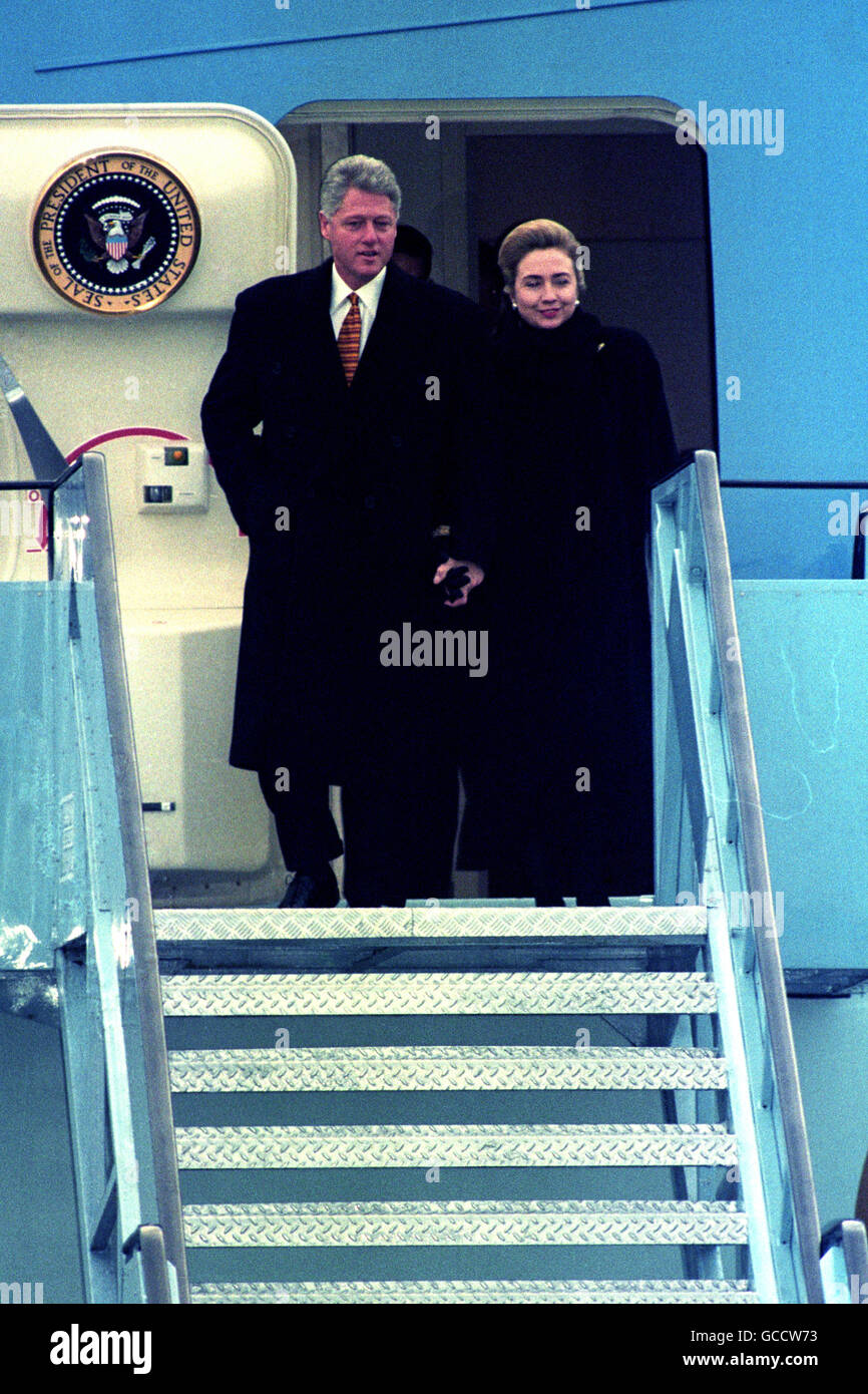American President Bill Clinton and his wife Hillary arrive at Belfast ...