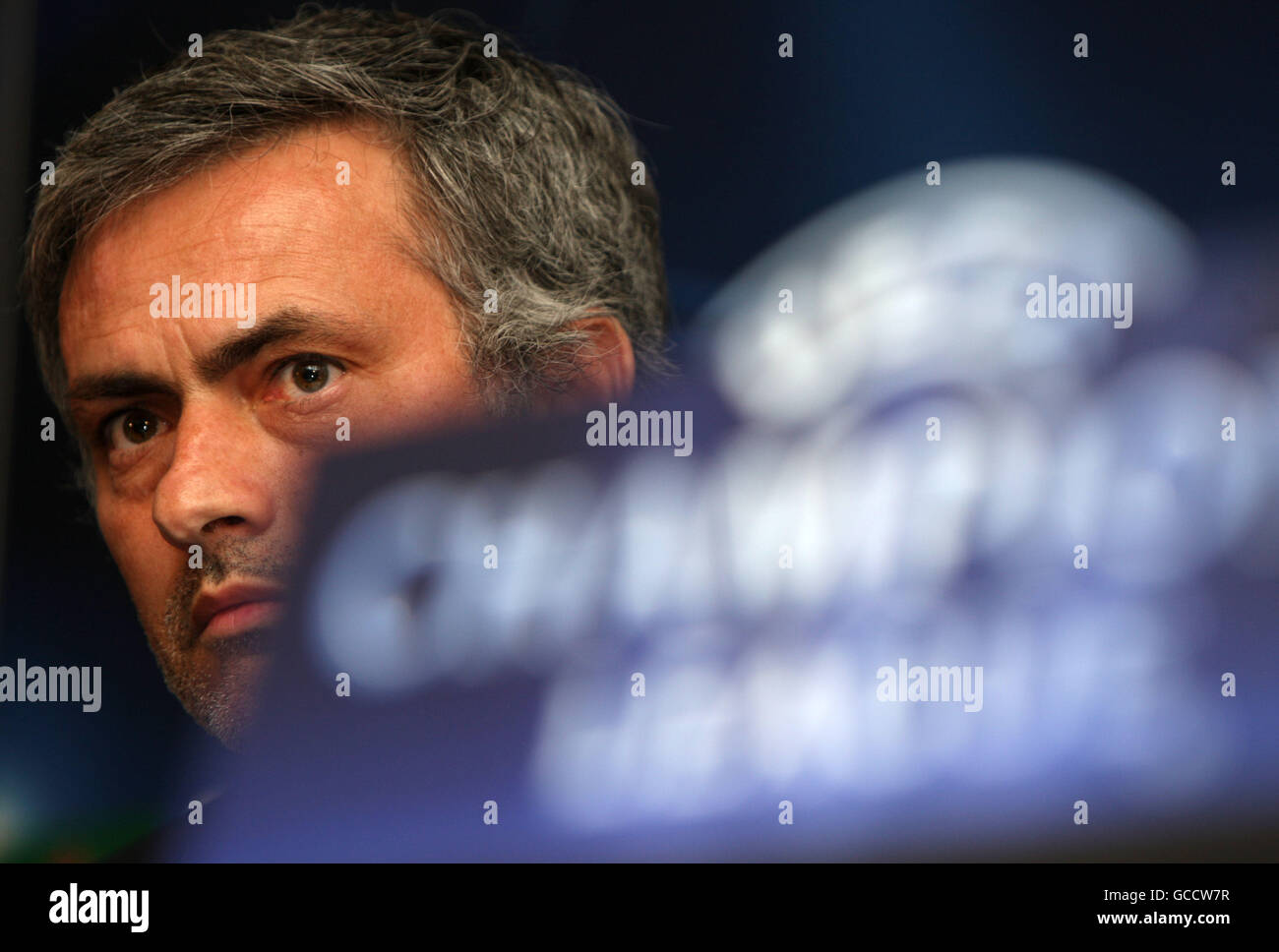 Soccer - UEFA Champions League - Round of 16 - Second Leg - Chelsea v ...