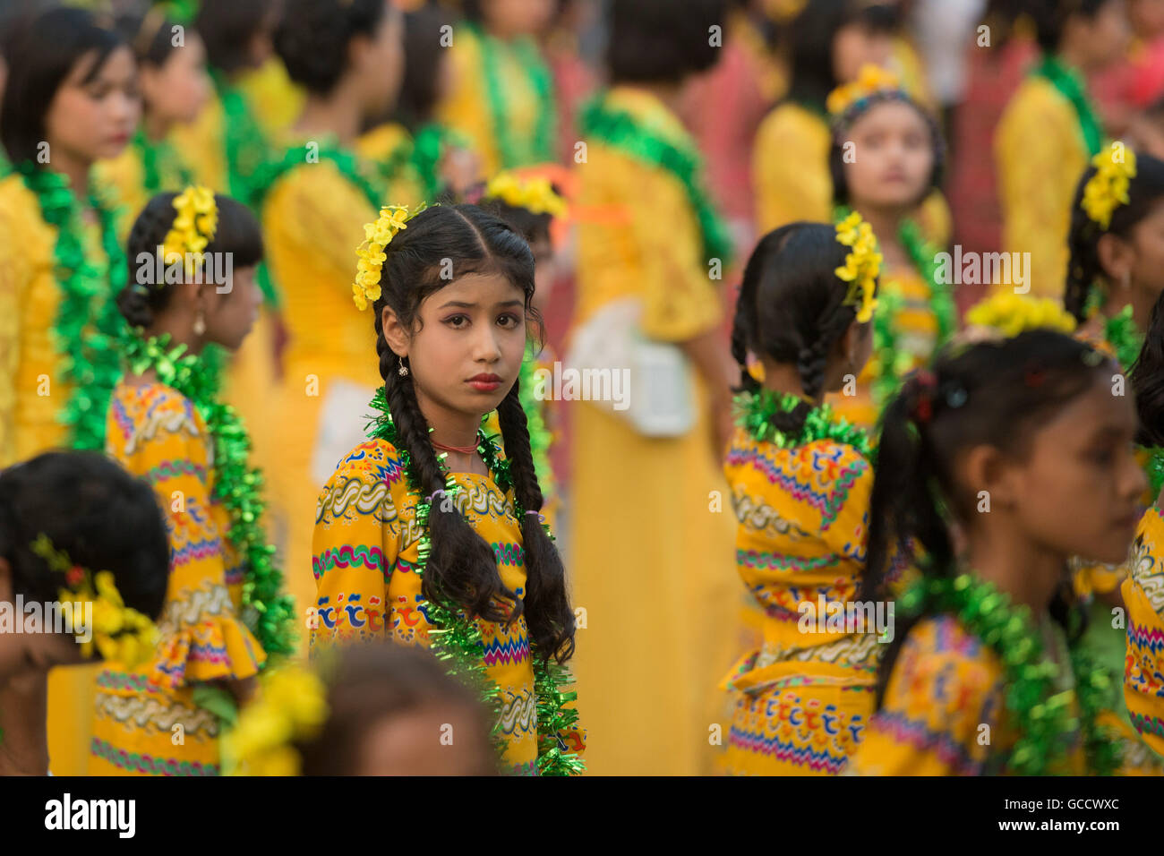 Thingyan girl hi-res stock photography and images - Alamy