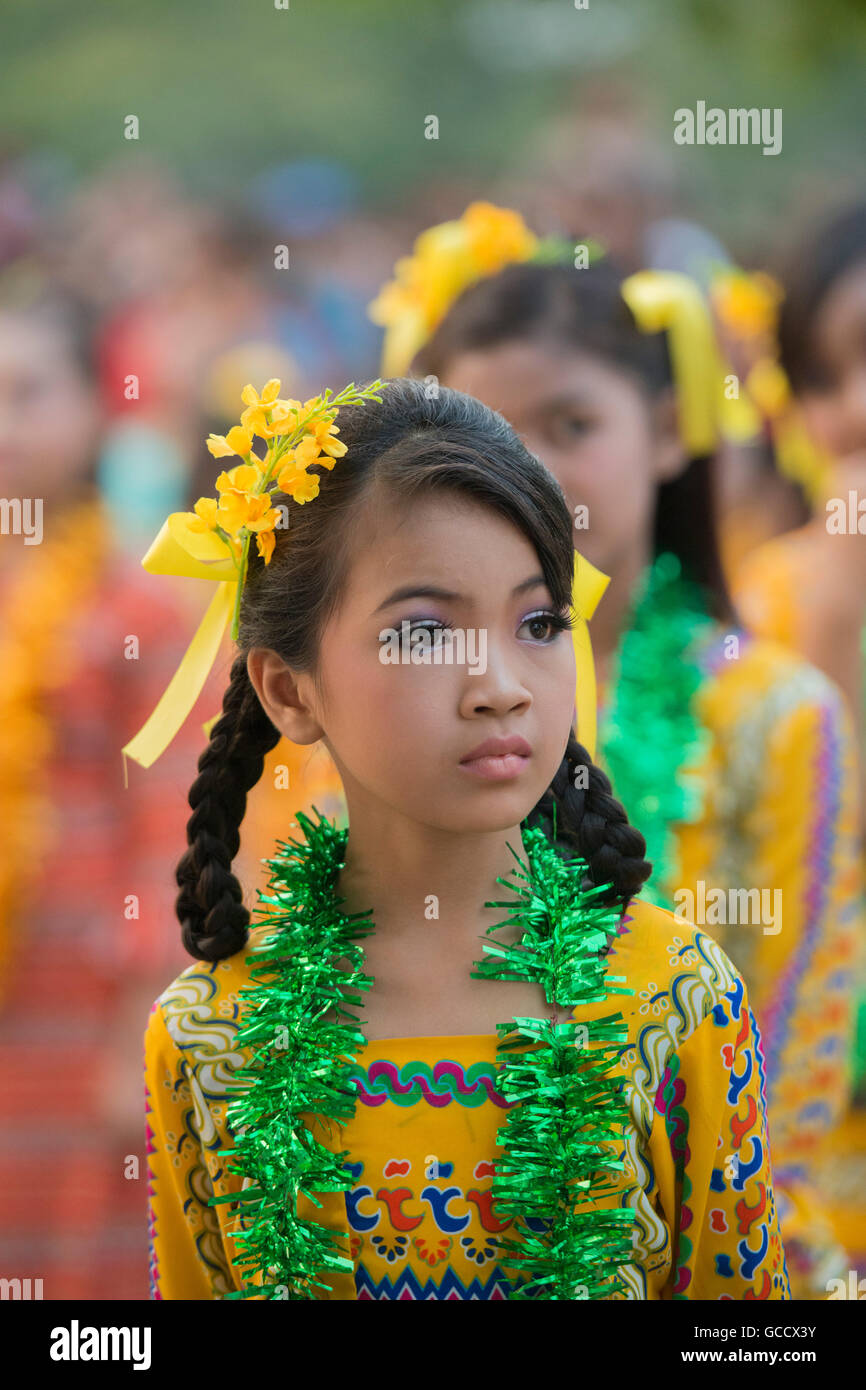 Traditional Dance Girls at the Thingyan Water Festival at the Myanmar ...