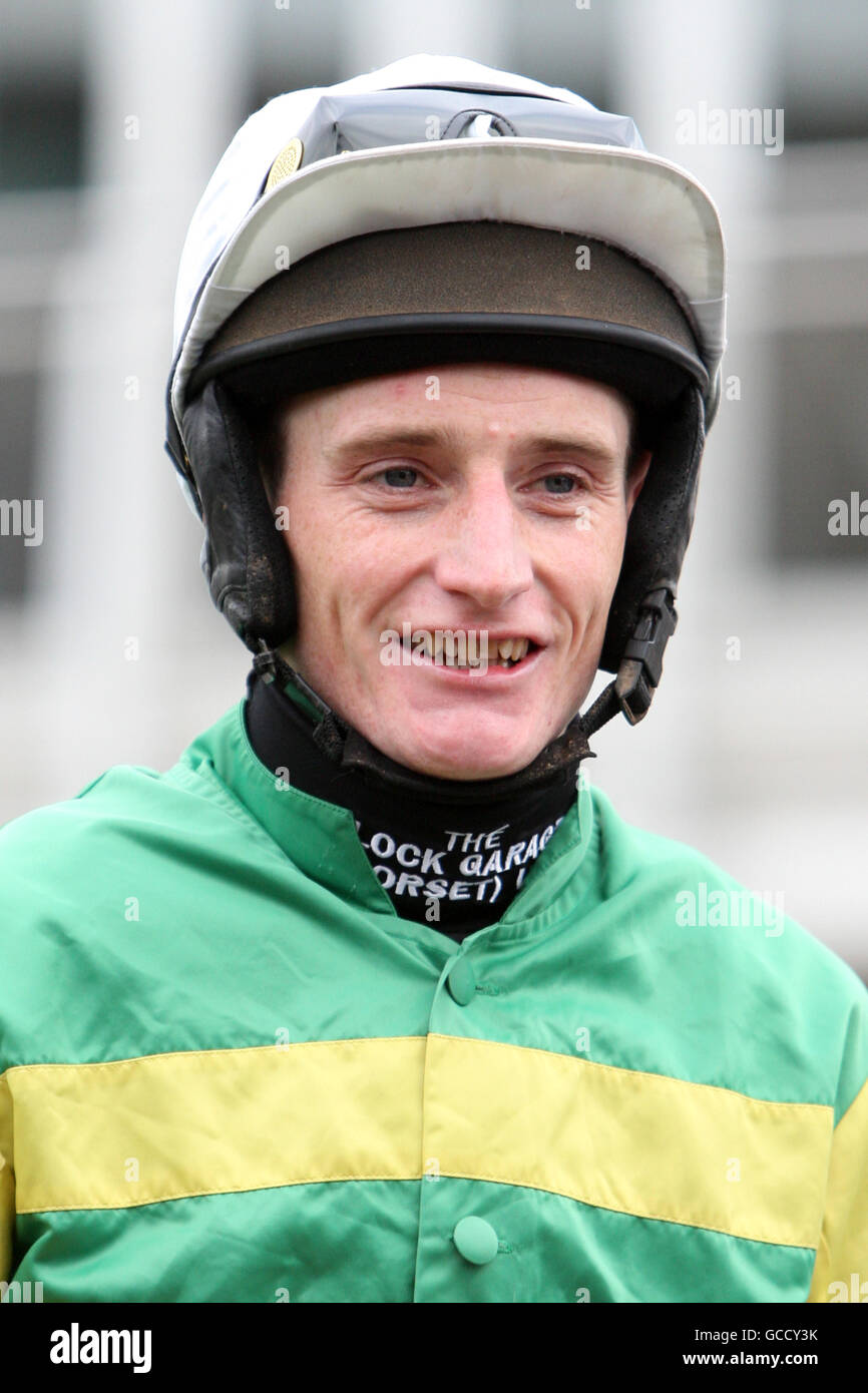 Horse racing paddy power imperial cup day sandown racecourse hi-res ...