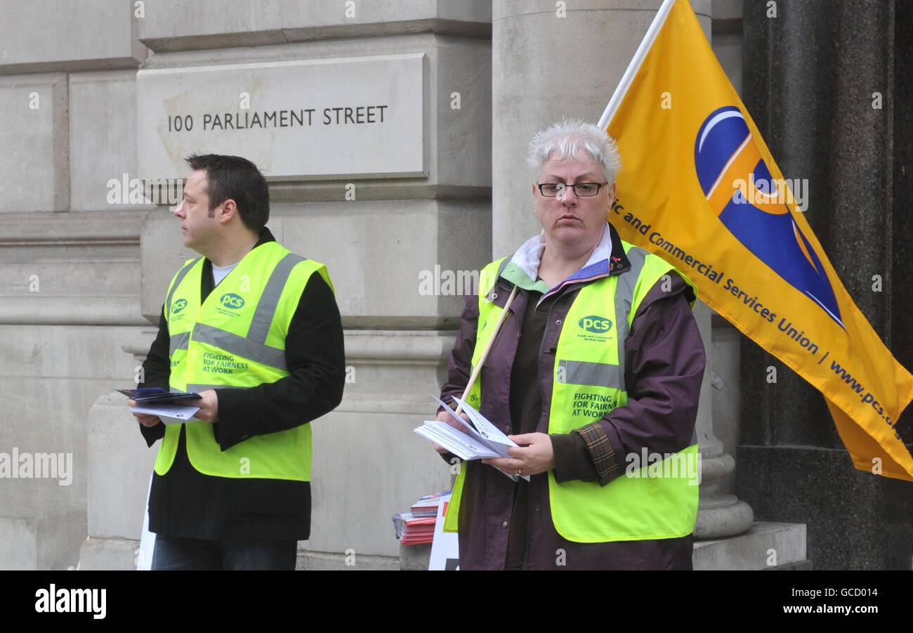 Civil servants whitehall hi-res stock photography and images - Alamy
