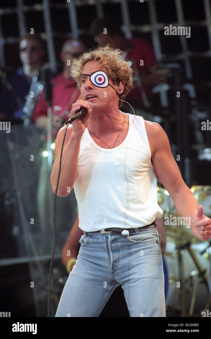 The Who's Roger Daltrey dons a white eye patch covering his injured eye ...