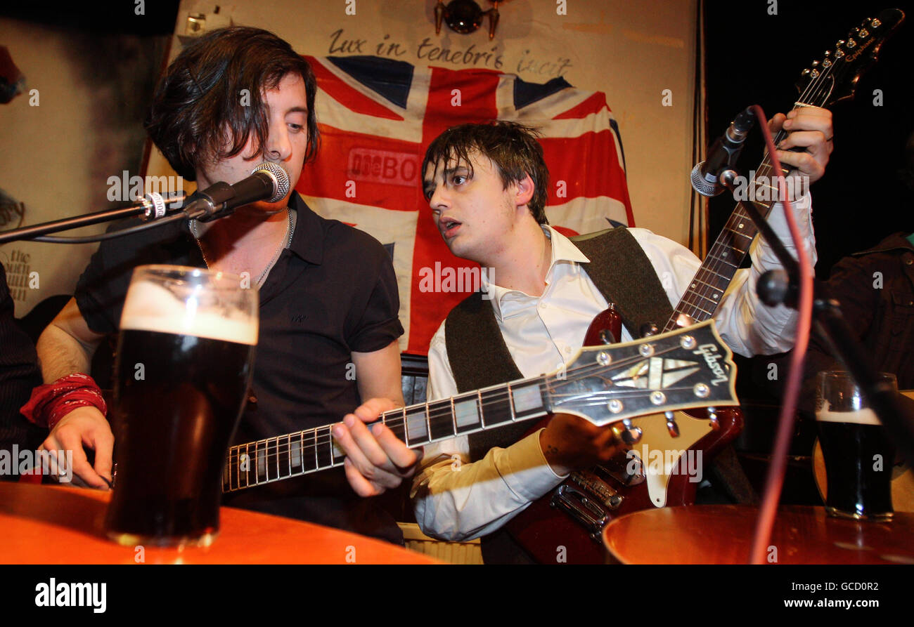 Carl Barat (left) and Pete Doherty playing at Boogaloo in north London ...