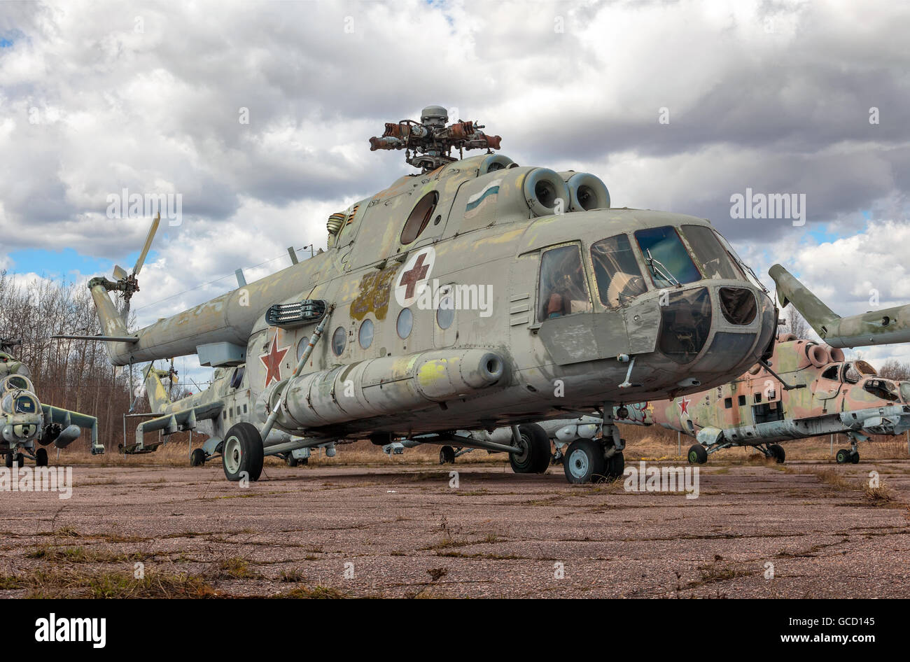 Old army ambulance hi-res stock photography and images - Alamy