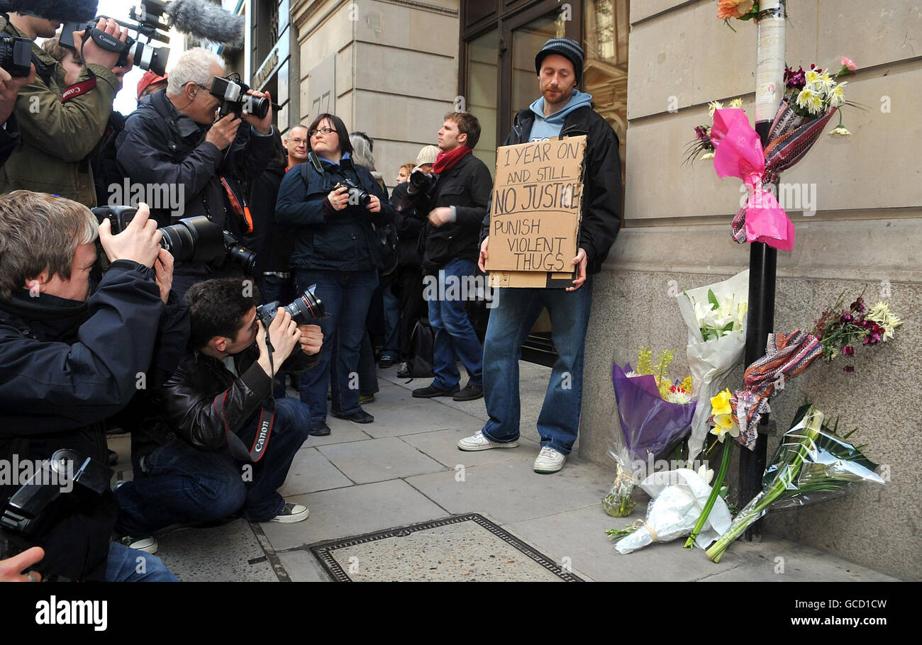 City name sign on hi-res stock photography and images - Alamy