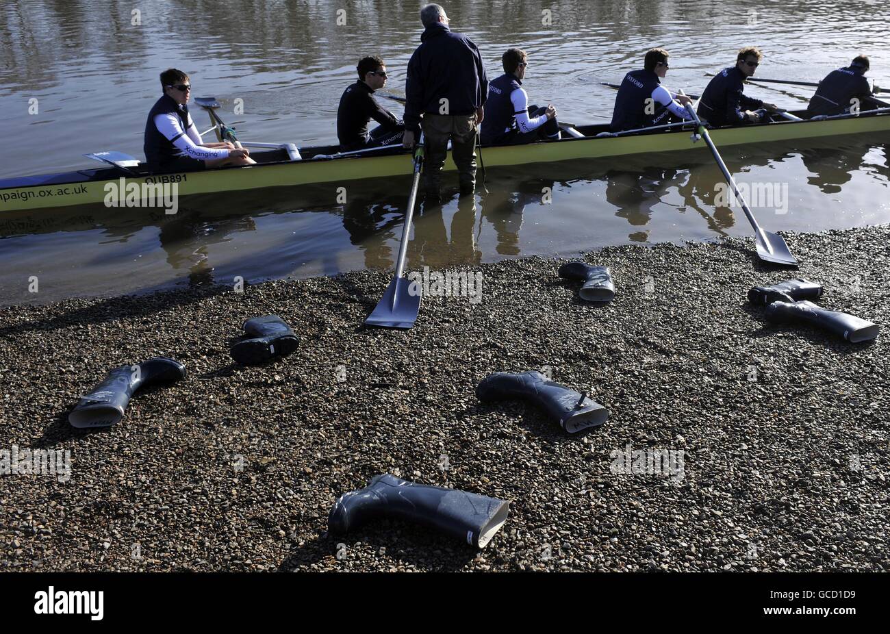 Rowing - 2010 Xchanging Boat Race - Training Session - River Thames ...