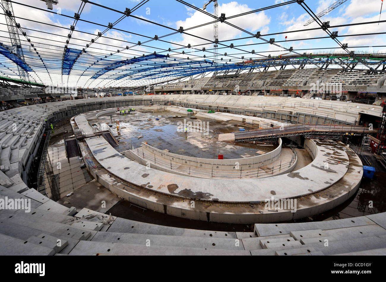 Construction work continues on the Velodrome at the Olympic Park in ...