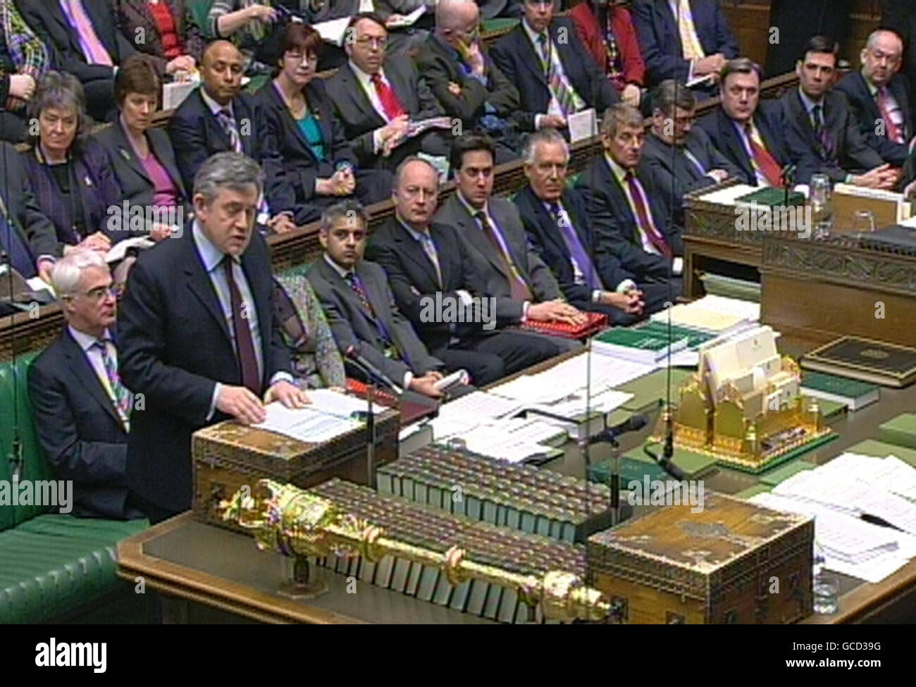Mps during prime ministers questions in the house of commons hi-res ...