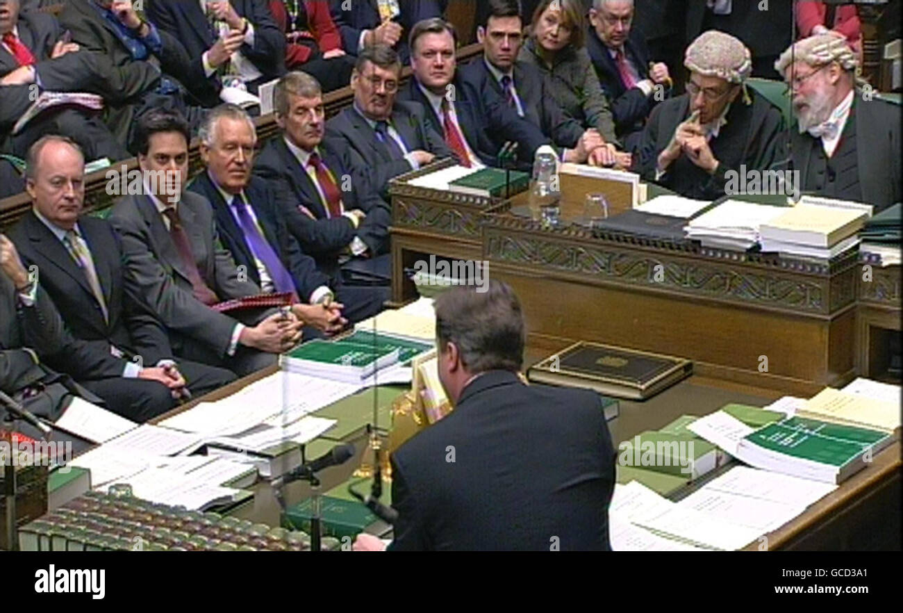 Mps during prime ministers questions in the house of commons hi-res ...