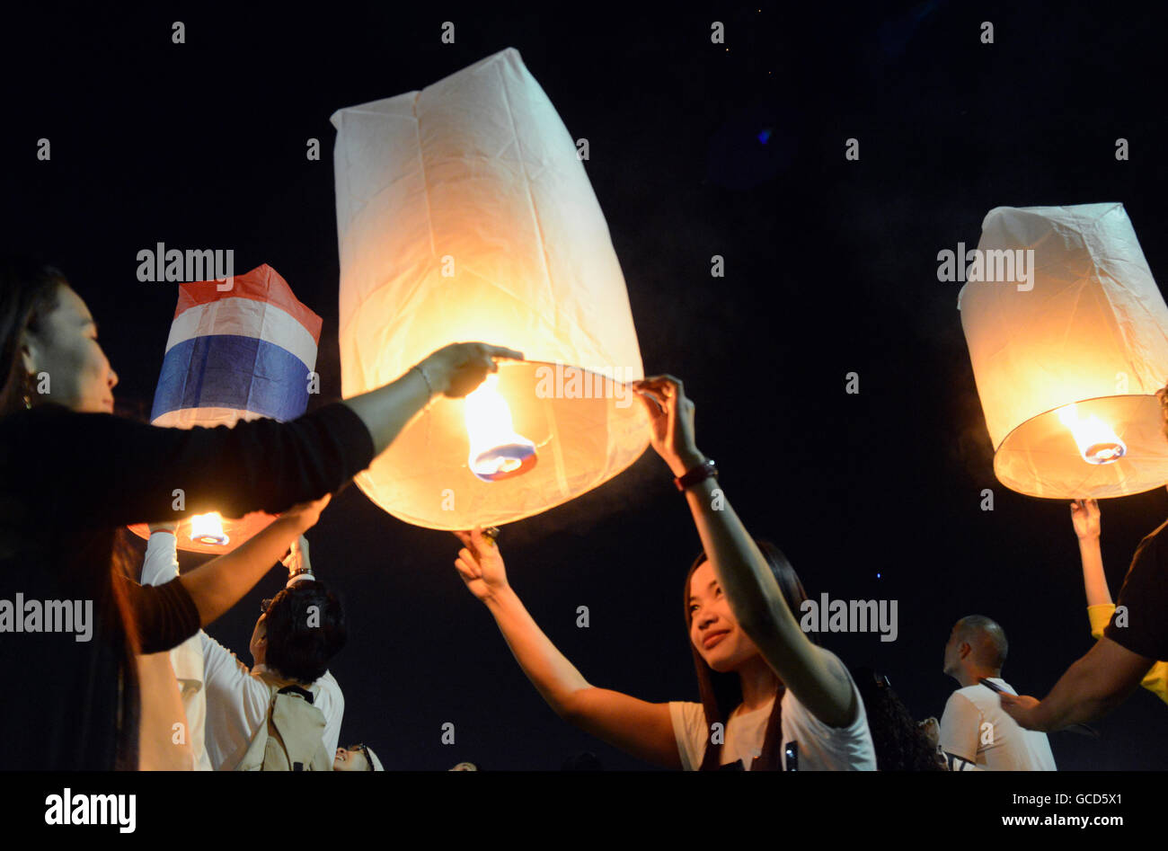 the happy new year parts at midnight at the Sanam Luang Park in ...