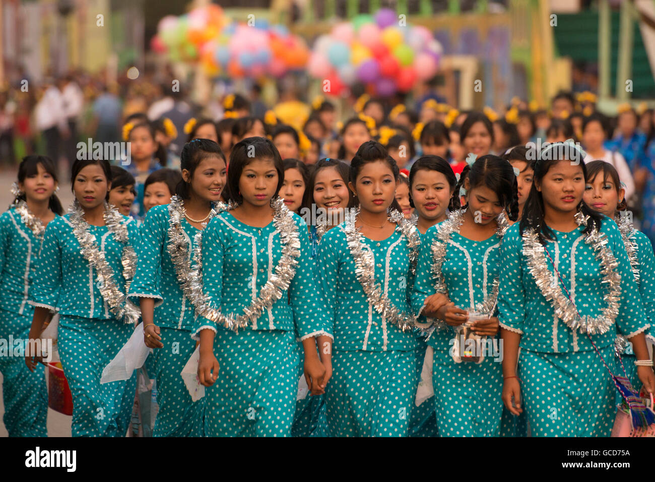 Thingyan girl hi-res stock photography and images - Alamy