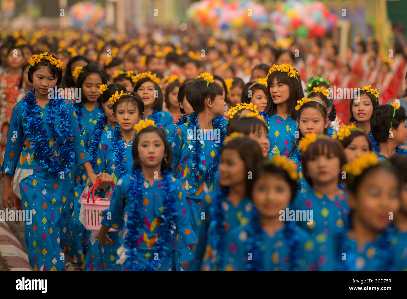 Thingyan girl hi-res stock photography and images - Alamy