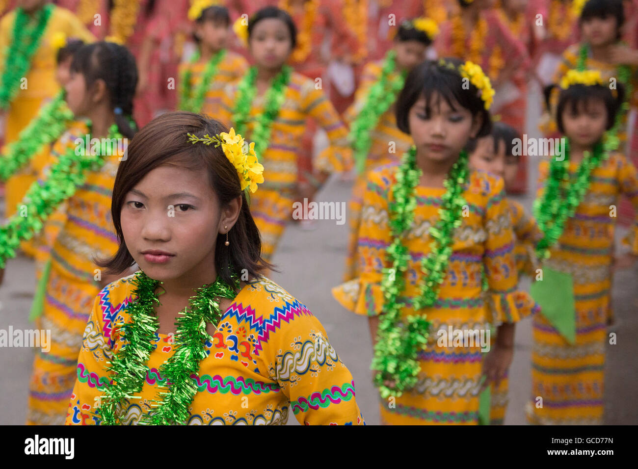 Thingyan girl hi-res stock photography and images - Alamy