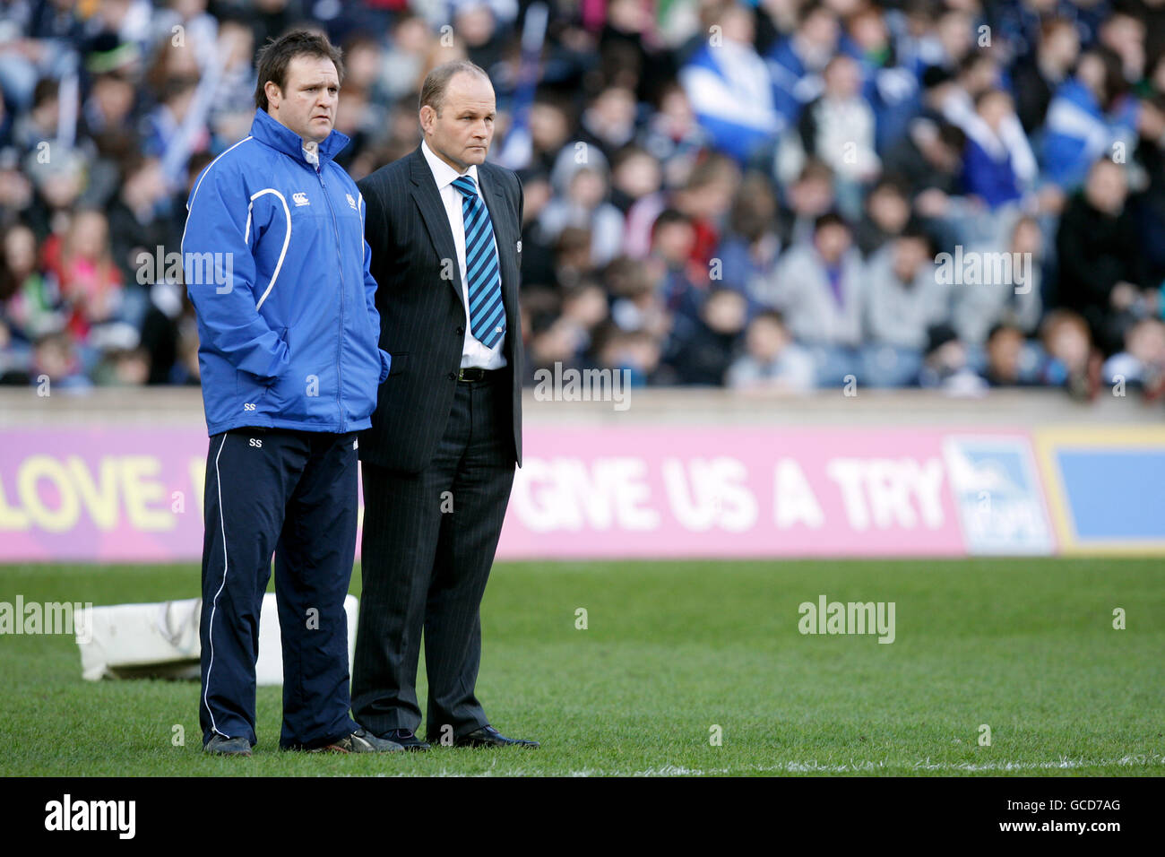 Scotland head coach Andy Robinson (r) with lineout coach Stevie Scott ...