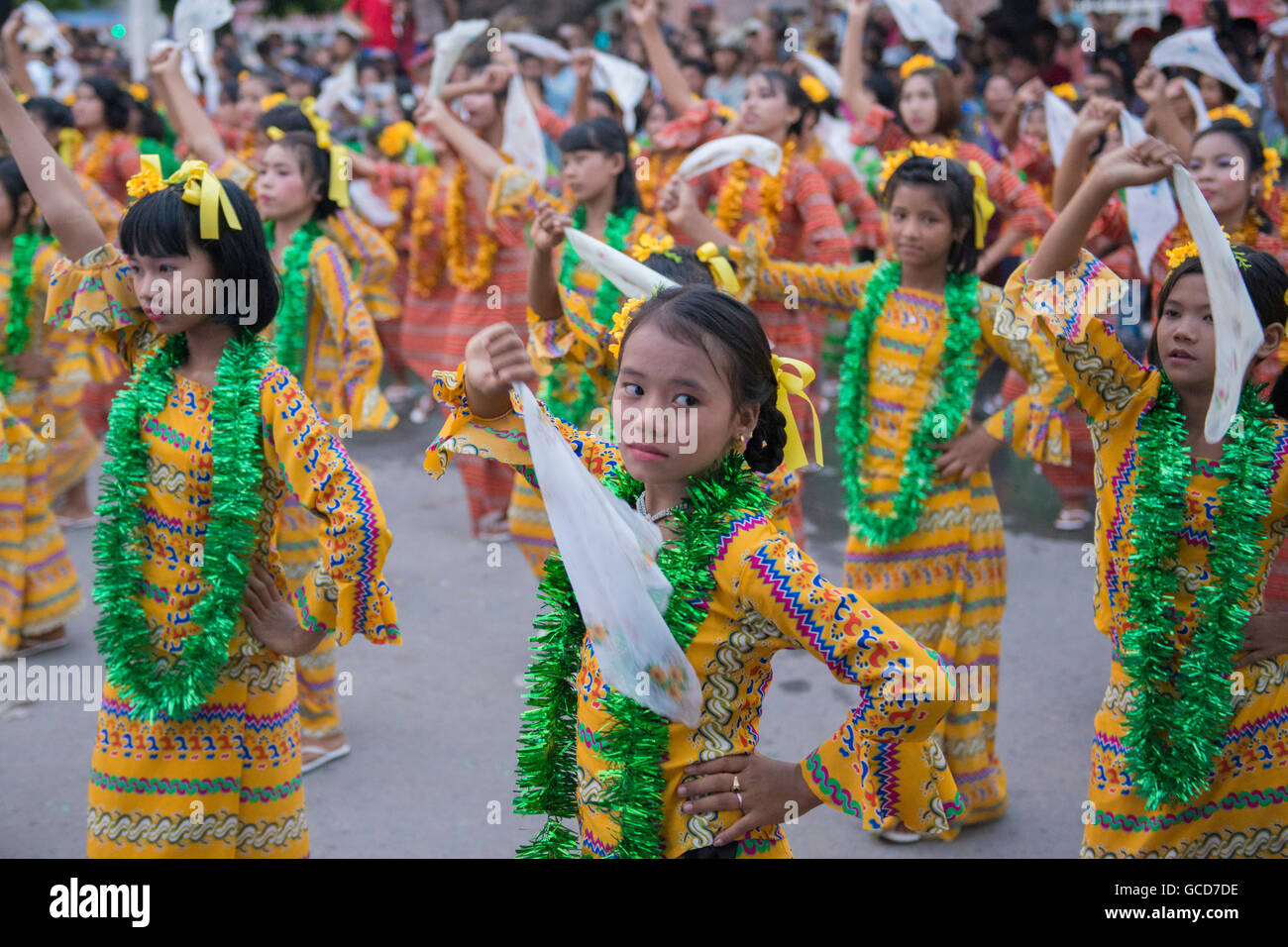 Thingyan girl hi-res stock photography and images - Alamy