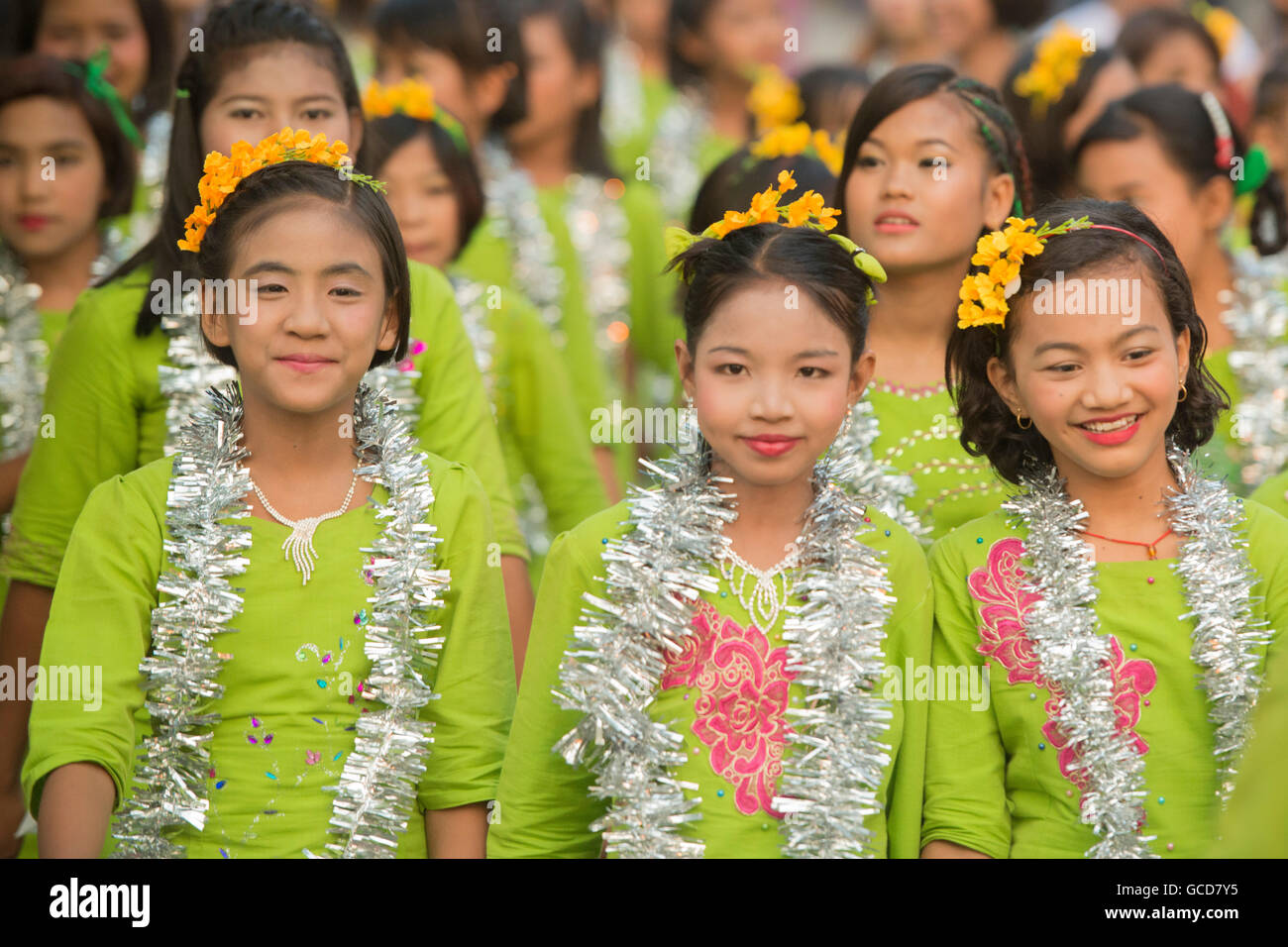 Thingyan girl hi-res stock photography and images - Alamy