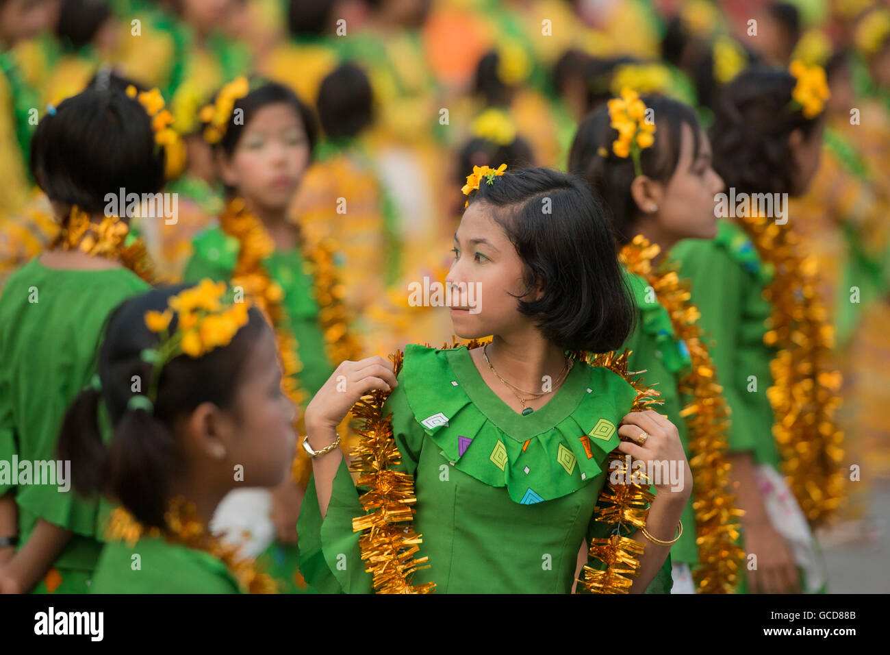 Thingyan girl hi-res stock photography and images - Alamy
