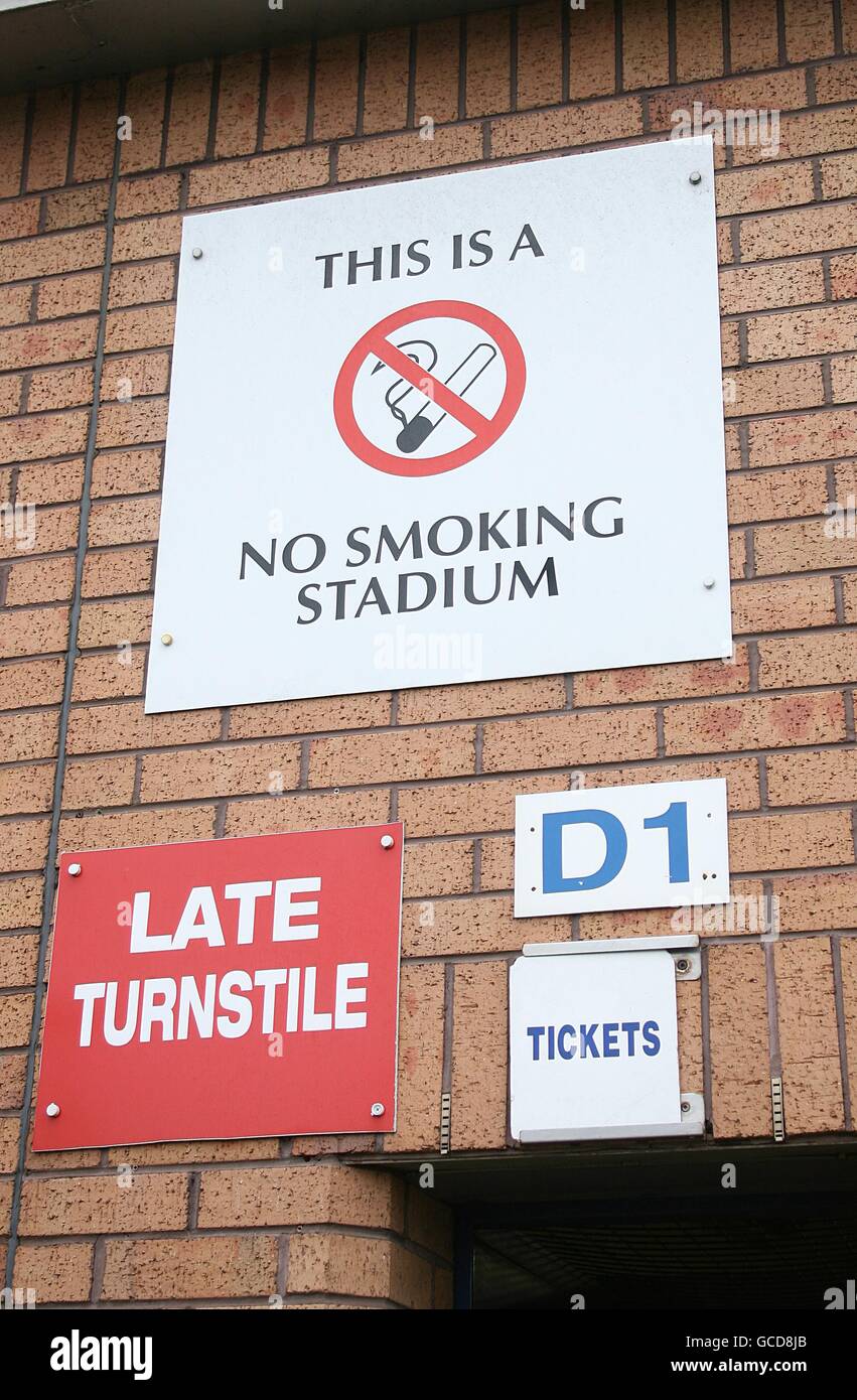 No smoking signage at the dw stadium hi-res stock photography and ...