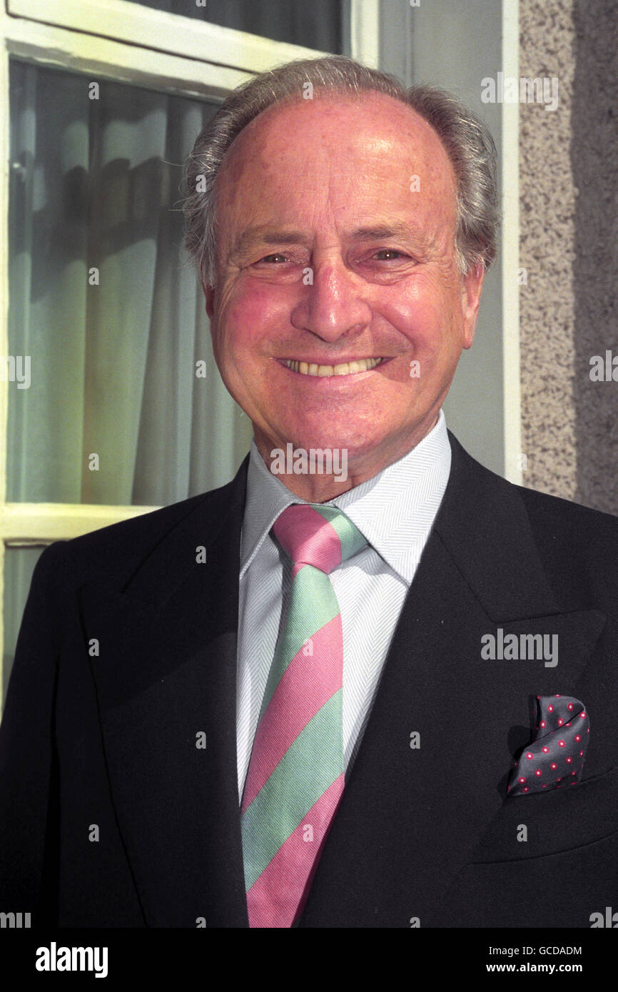 BROADCASTER DAVID JACOBS SMILES BROADLY AFTER THE ANNOUNCEMENT THAT HE ...