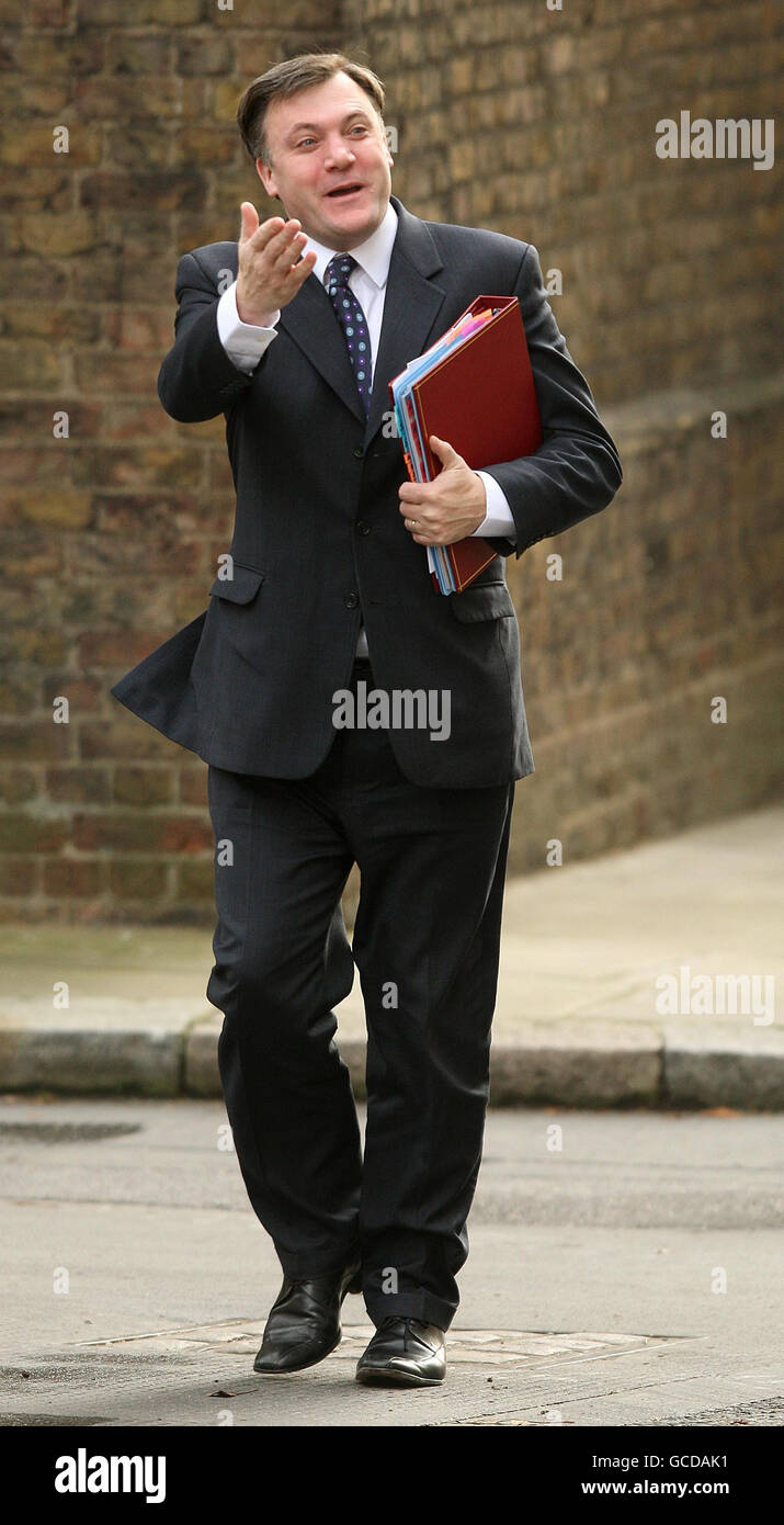Ed balls arrive for a cabinet meeting at 10 hi-res stock photography ...