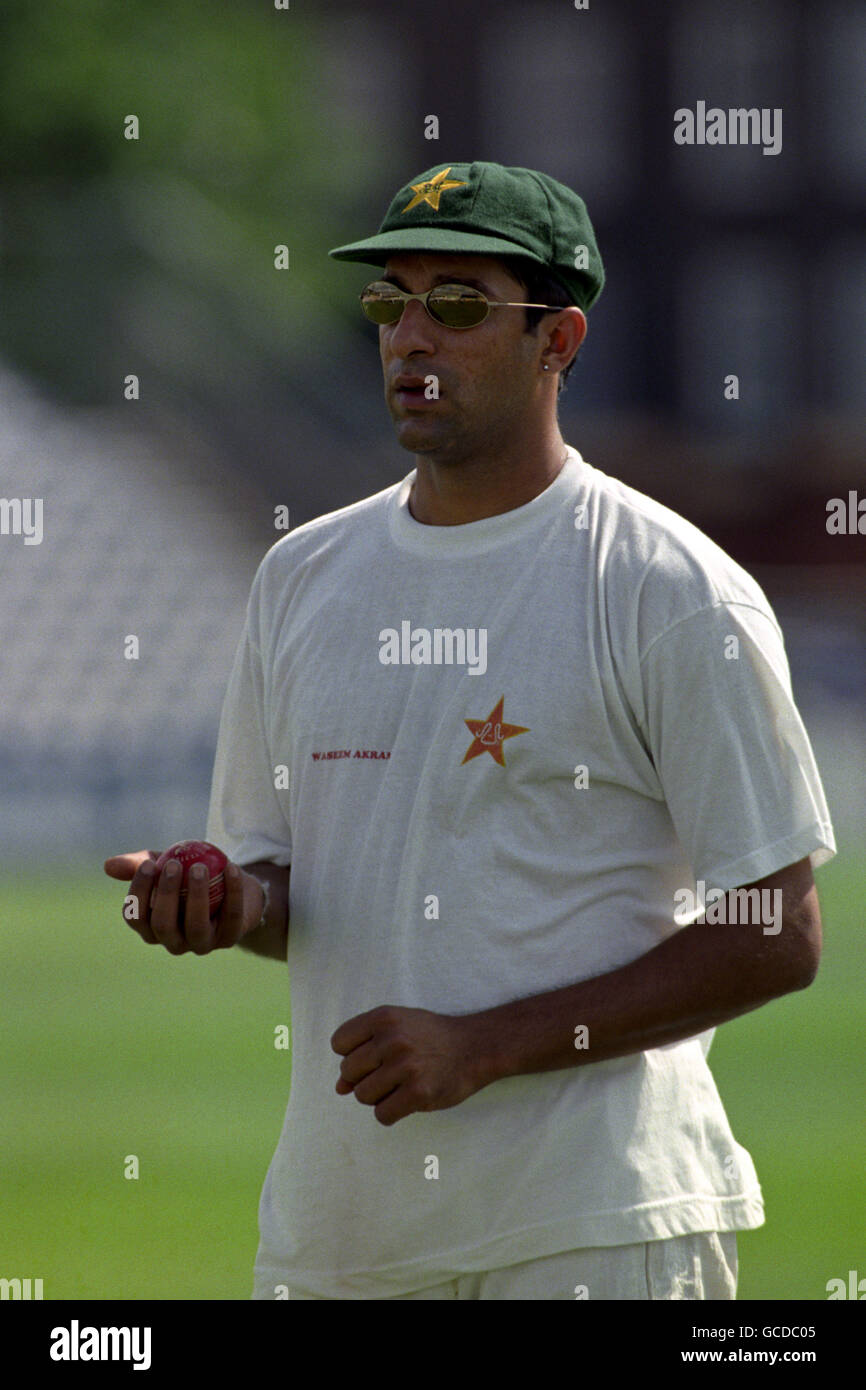 WASIM AKRAM OF PAKISTAN Stock Photo - Alamy