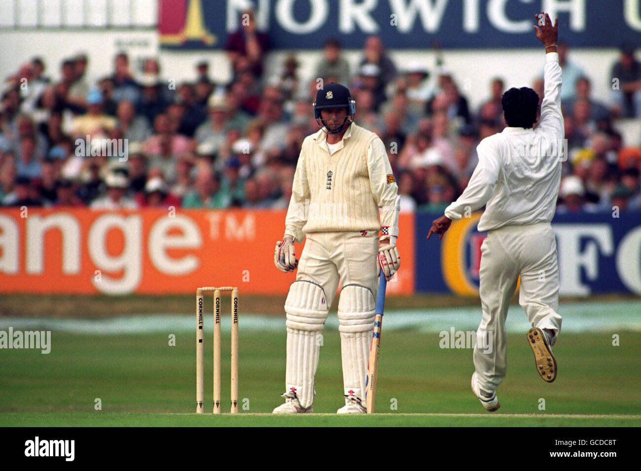 Pakistan captain wasim akram hi-res stock photography and images - Alamy