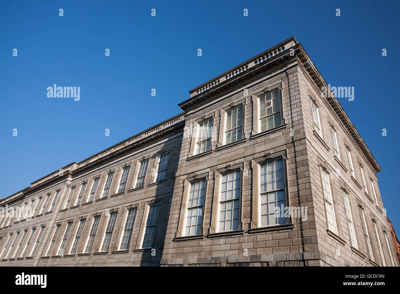 Trinity college library building dublin hi-res stock photography and ...