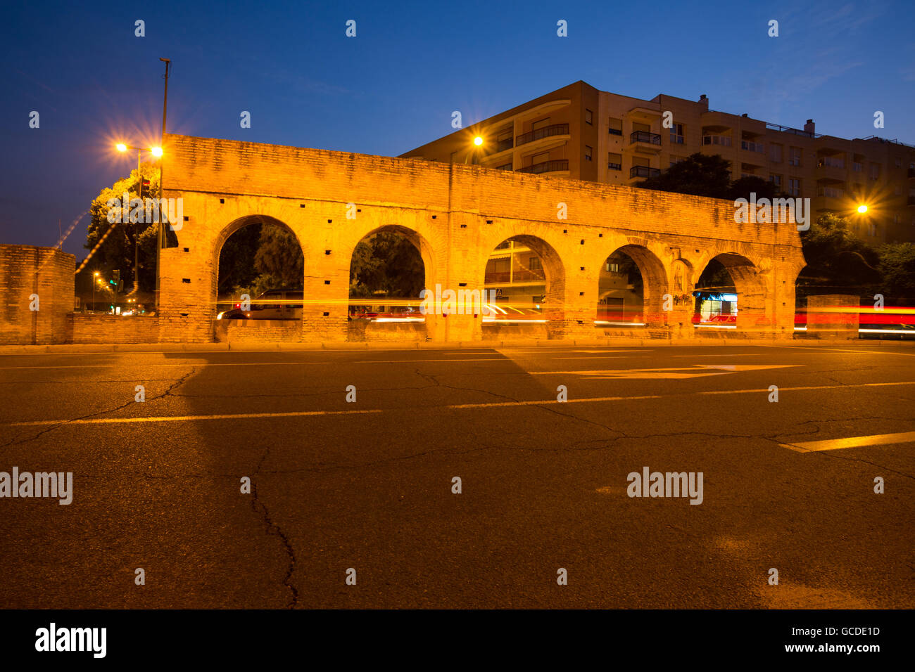 An ancient Roman aqueduct in Seville, Spain Stock Photo - Alamy
