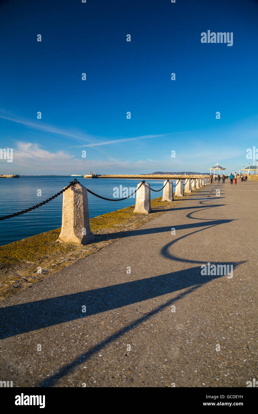 Dun laoghaire pier hi-res stock photography and images - Alamy