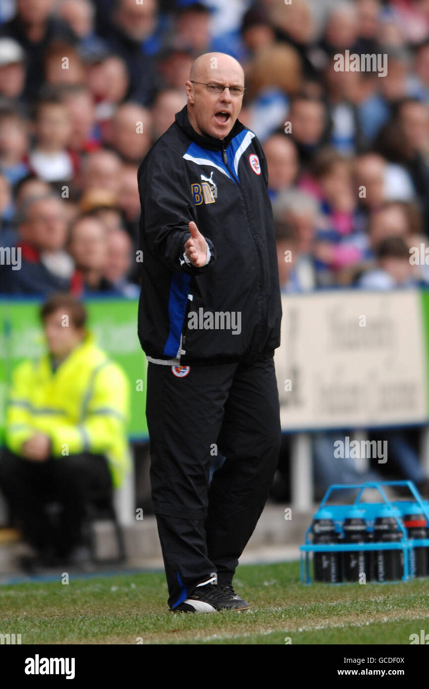 Reading manager brian mcdermott at the madejski stadium hi-res stock ...