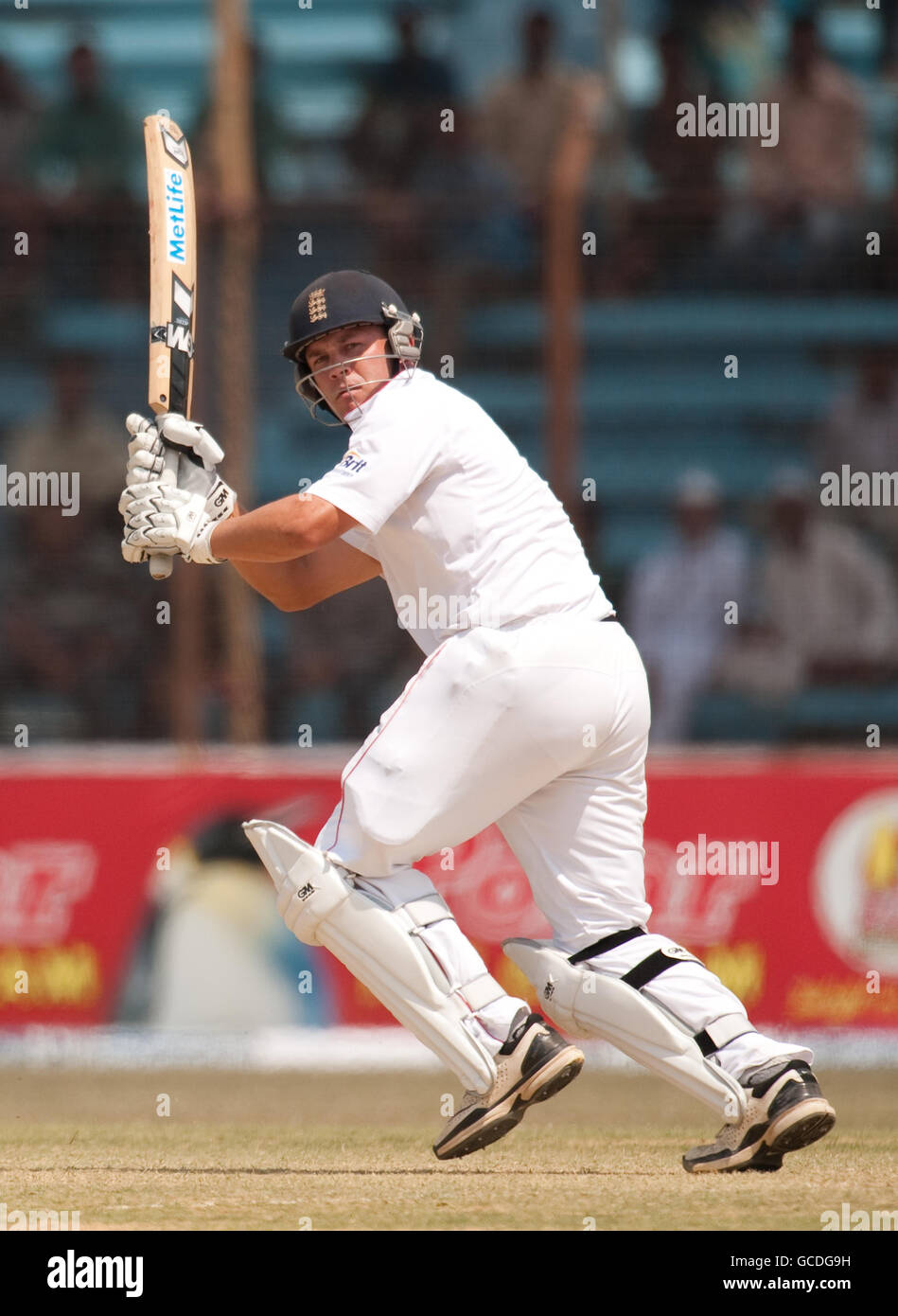 Englands jonathan trott bats hi-res stock photography and images - Alamy
