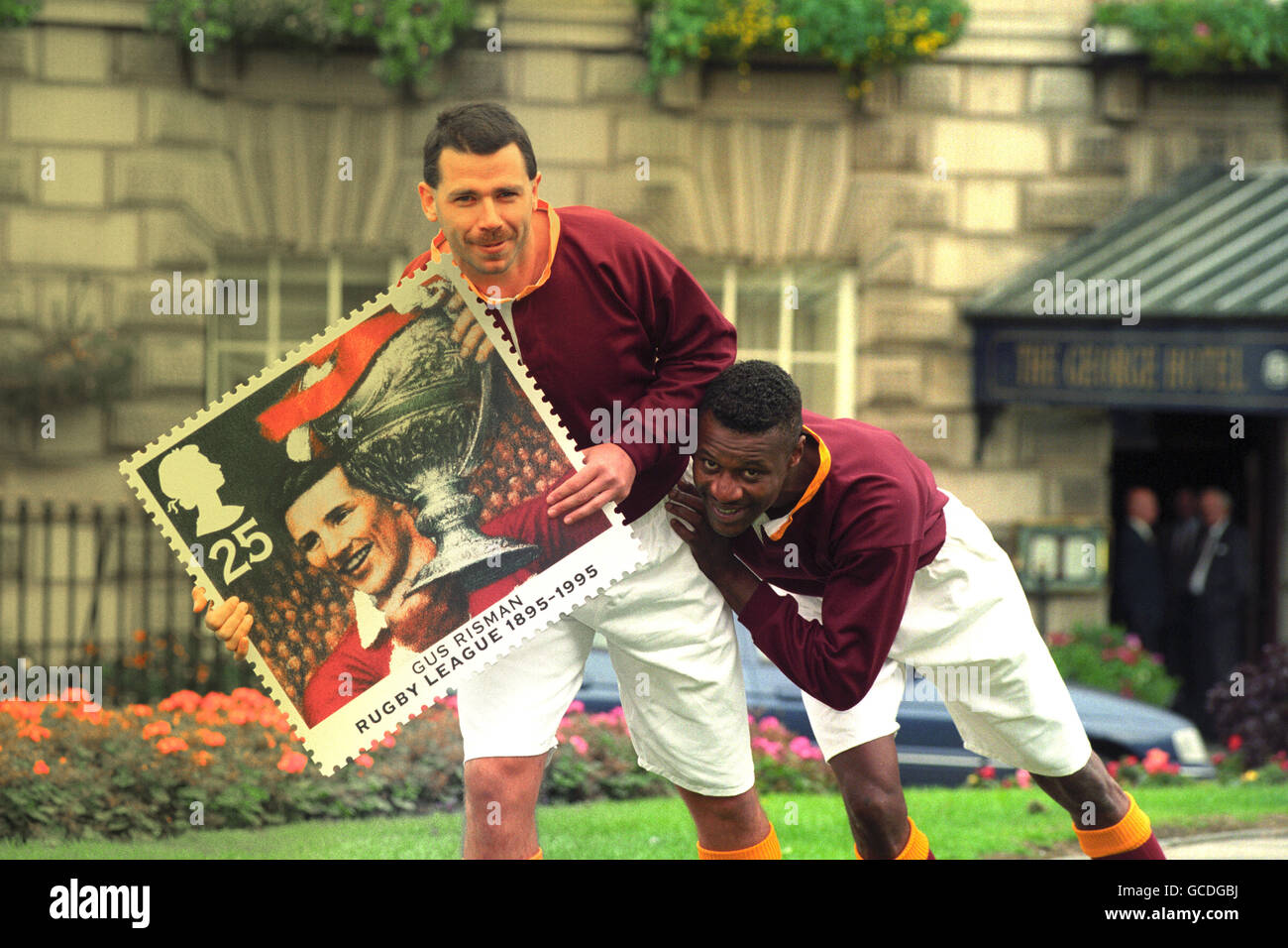 RUGBY LEAGUE STARS GREG AUSTIN (L) AND IAN THOMAS WITH ONE OF THE NEW ...