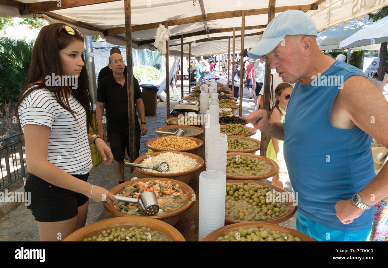 Shopping market stall hi-res stock photography and images - Alamy
