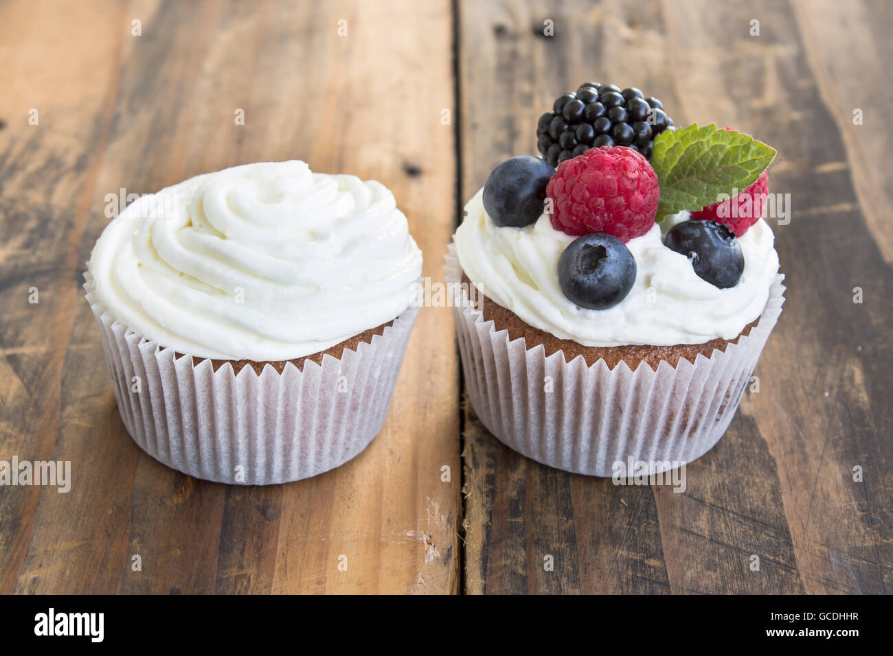 Couple fruit cake hi-res stock photography and images - Alamy