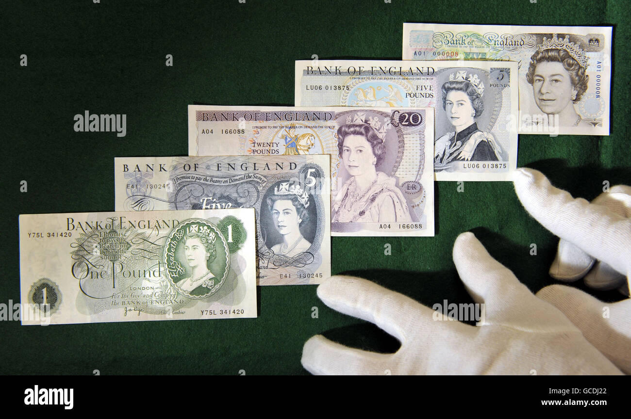 Note from 1971 note from 1990 hi-res stock photography and images - Alamy