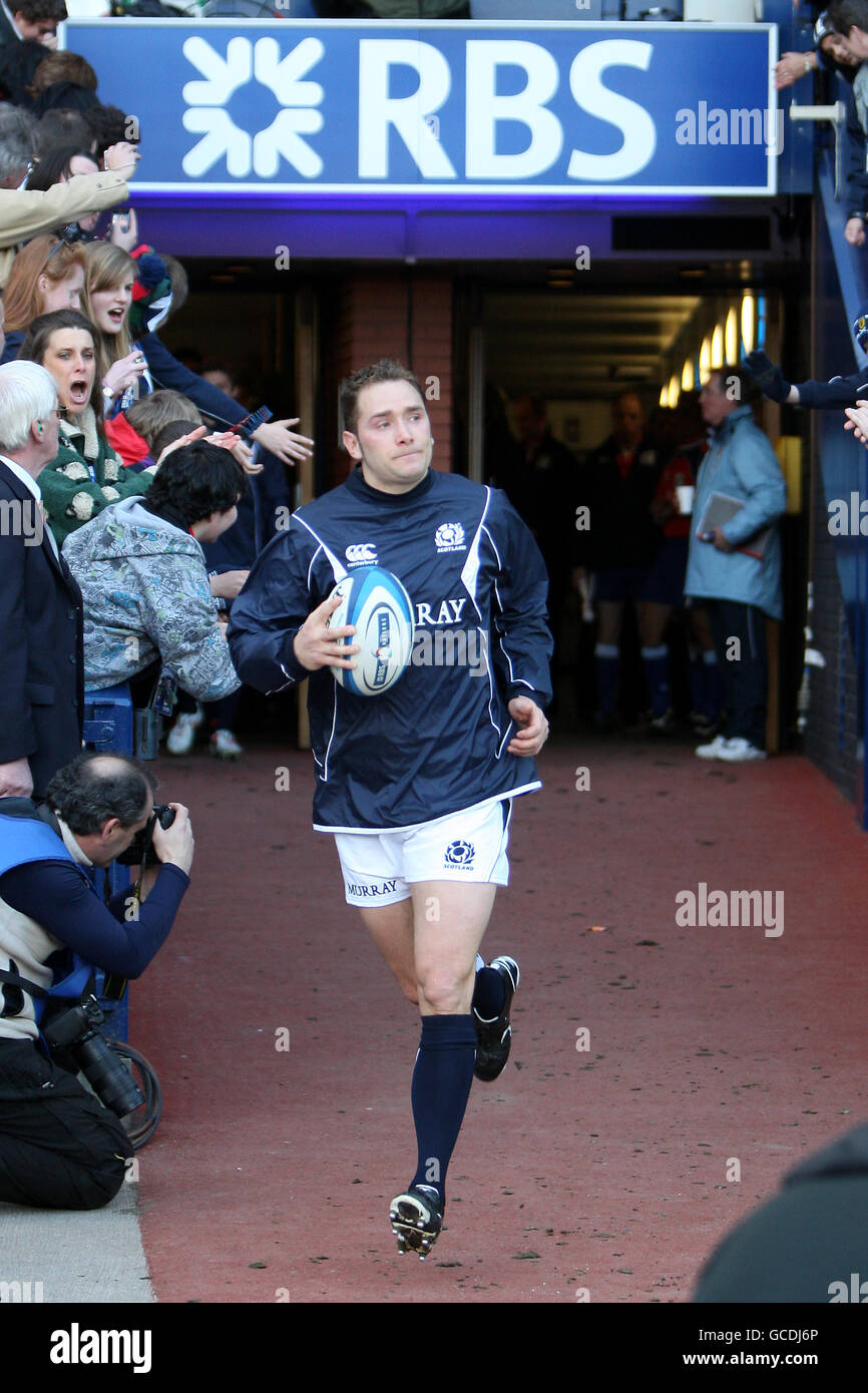 Scotlands dan parks makes way out tunnel hi-res stock photography and ...