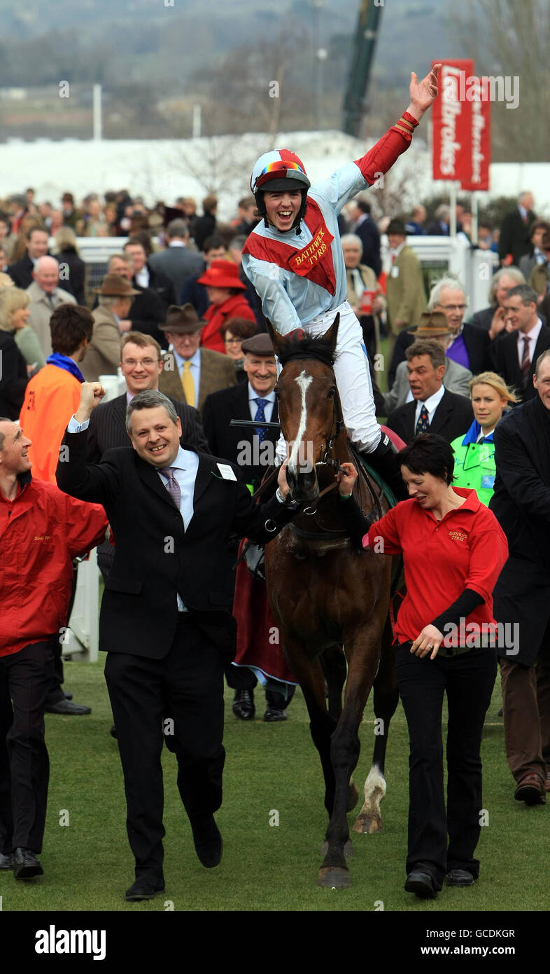 Racing fans celebrating hi-res stock photography and images - Alamy