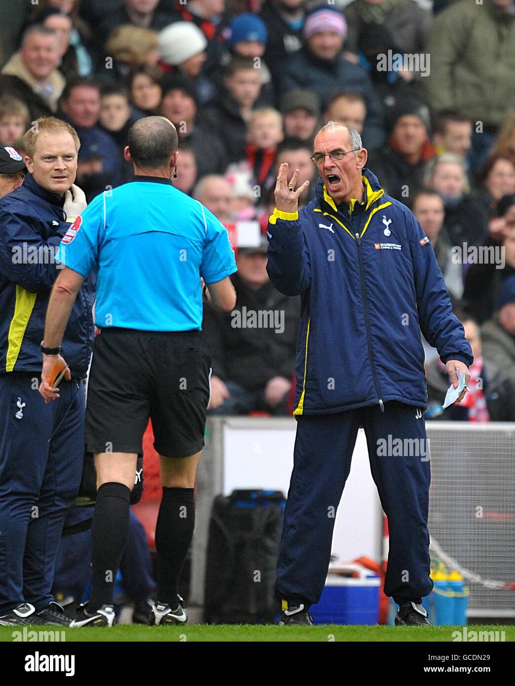 Tottenham hotspur assistant manager joe jordan hi-res stock photography ...