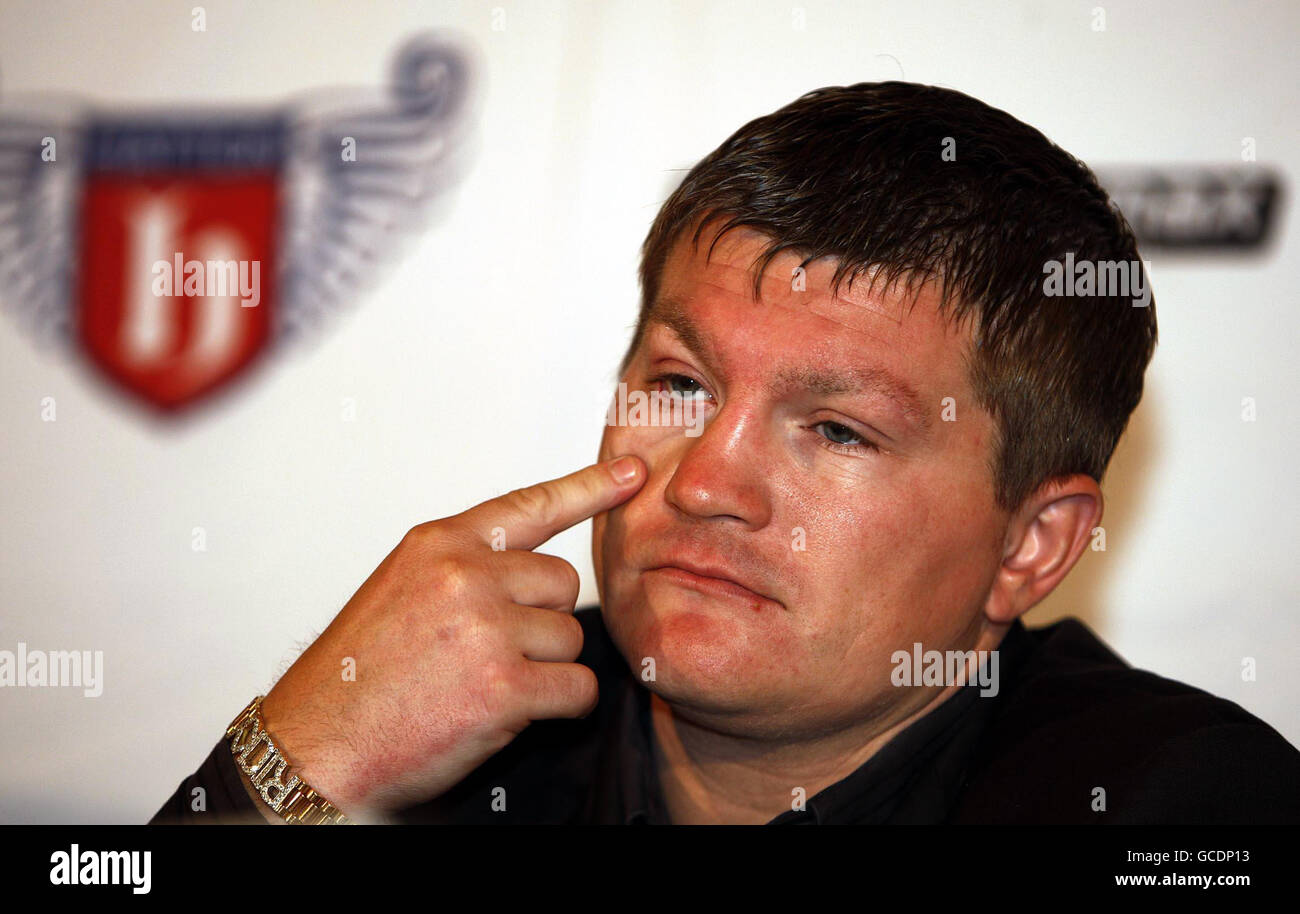 Boxing - European Welterweight Title - Matthew Hatton v Gianluca Branco ...