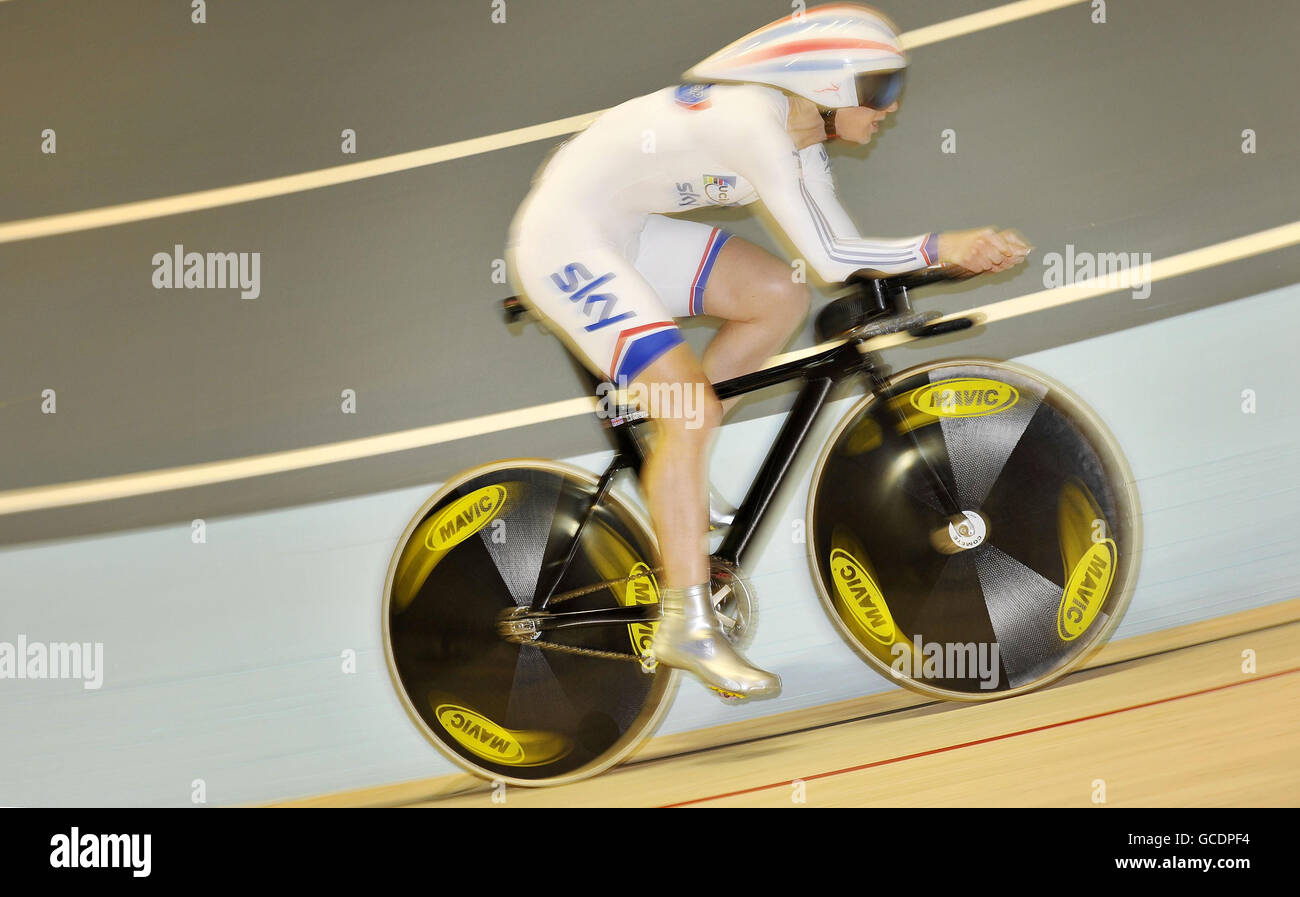 Great Britain's Wendy Houvenaghel on her way to Silver in the ...