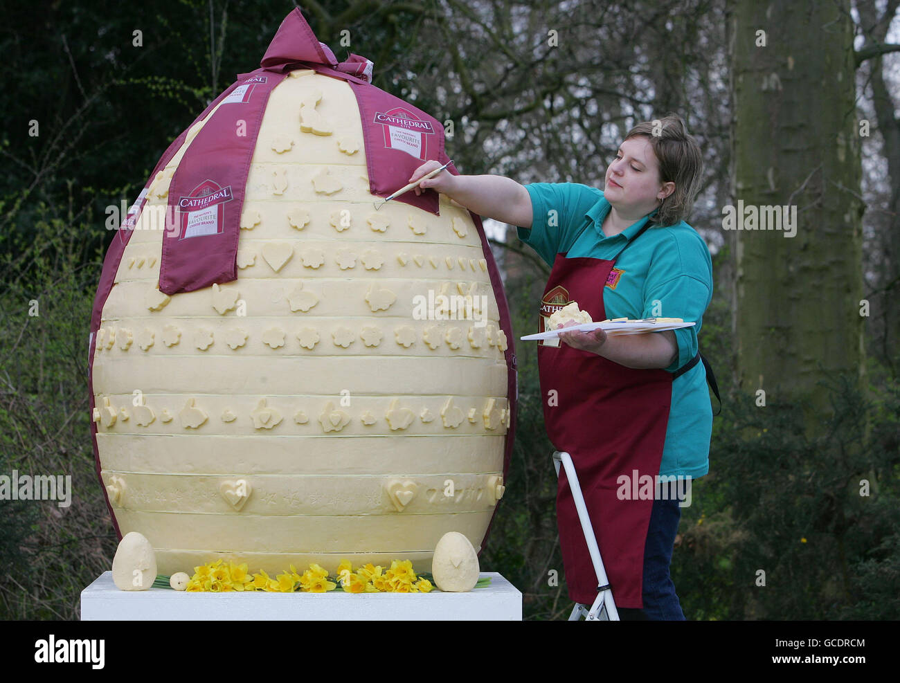 Food artist Prudence Staite adds the final touches to a giant Cathedral ...