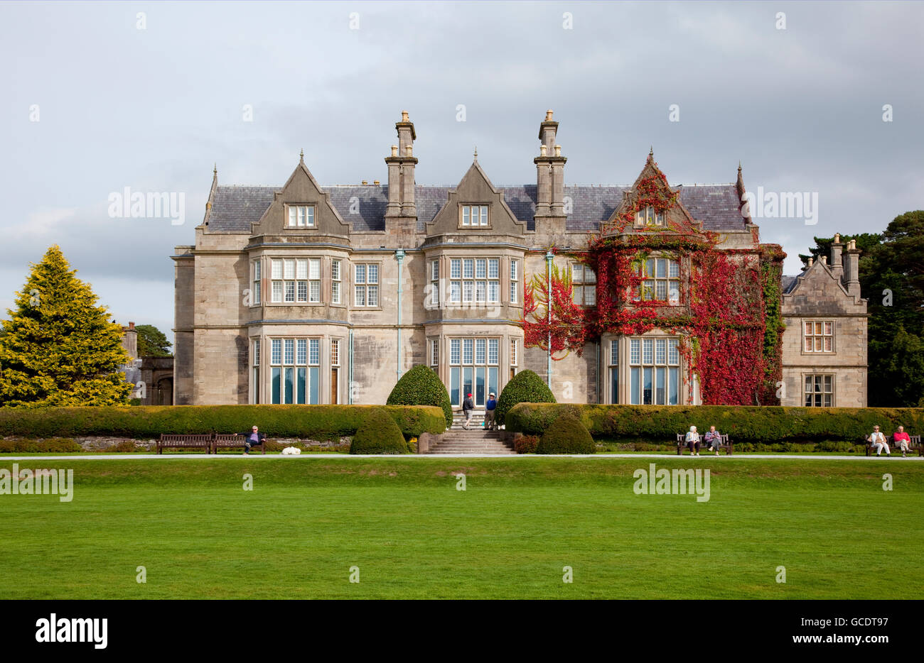 19th century mansion ireland hi-res stock photography and images - Alamy