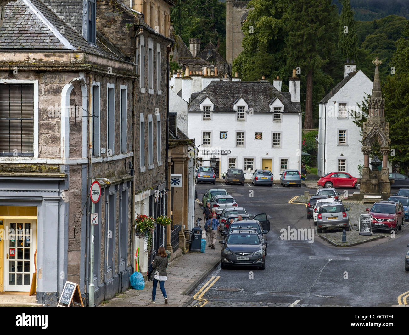 Traditional scottish corner shop hi-res stock photography and images ...