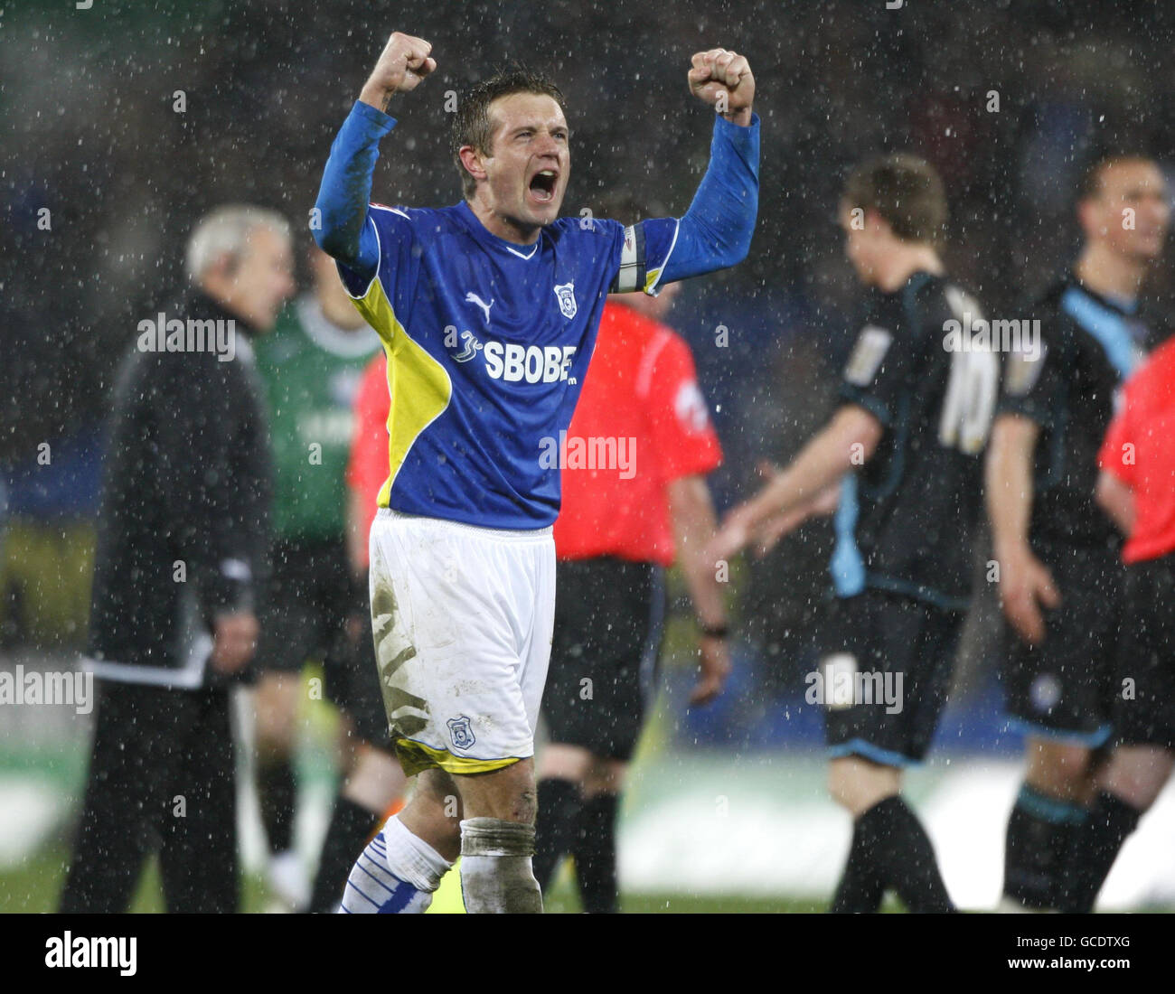 Cardiff City captain Stephen McPhail celebrates at end of game during ...