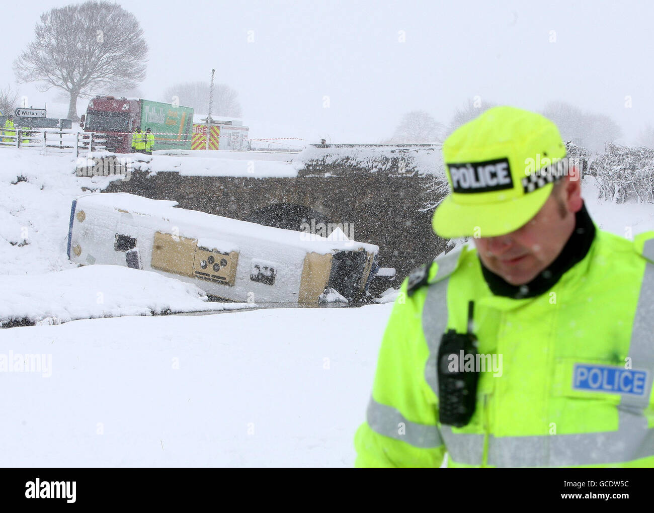 Policeman scotland hi-res stock photography and images - Alamy