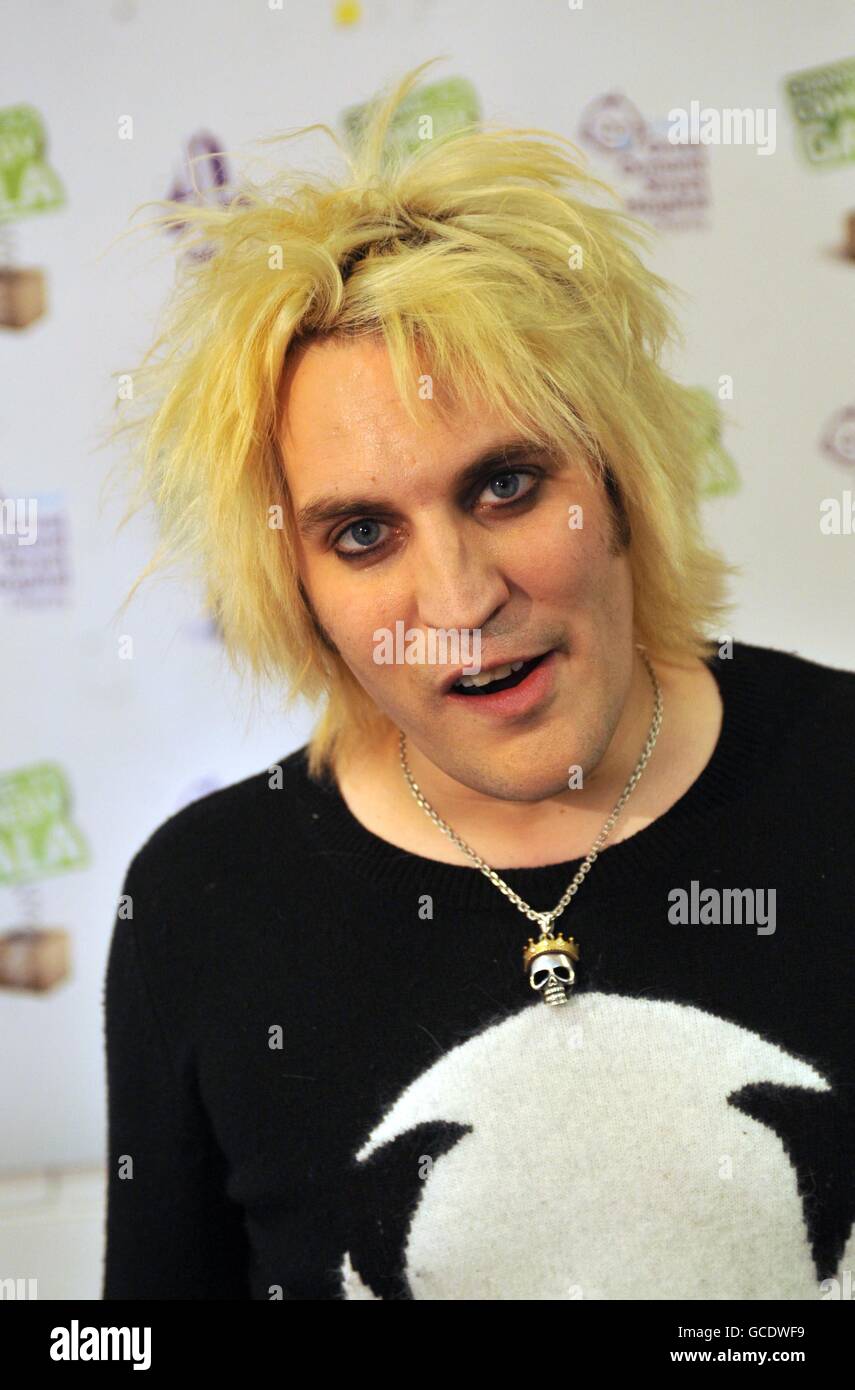 Noel Fielding, backstage at the Channel 4 Comedy Gala, in aid of Great ...