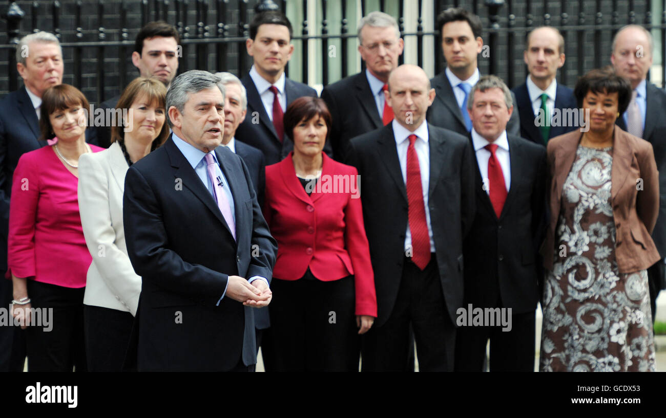 Prime minister gordon brown outside 10 downing street in london hi-res ...