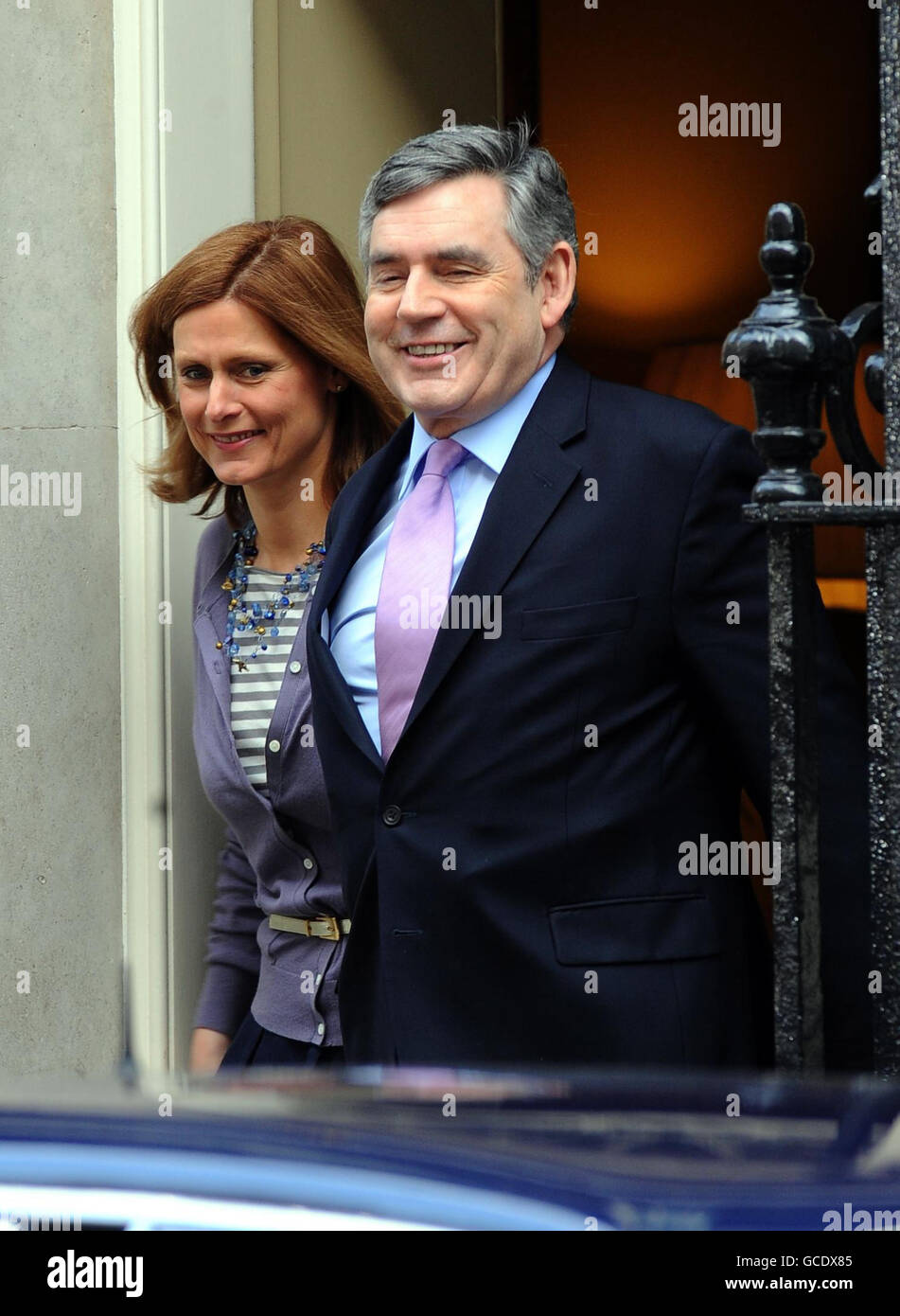 Gordon brown and wife sarah leave 10 downing street hi-res stock ...